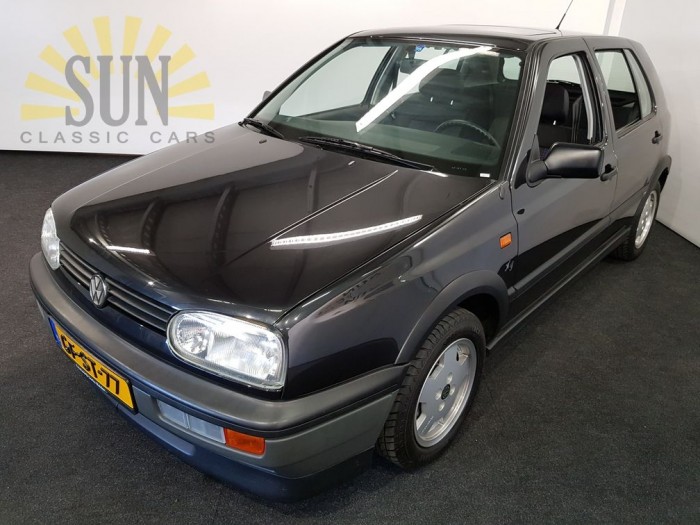 A Volkswagen Golf GT 1993 csak 17,303 XNUMX eredeti kilométert kínál az ...