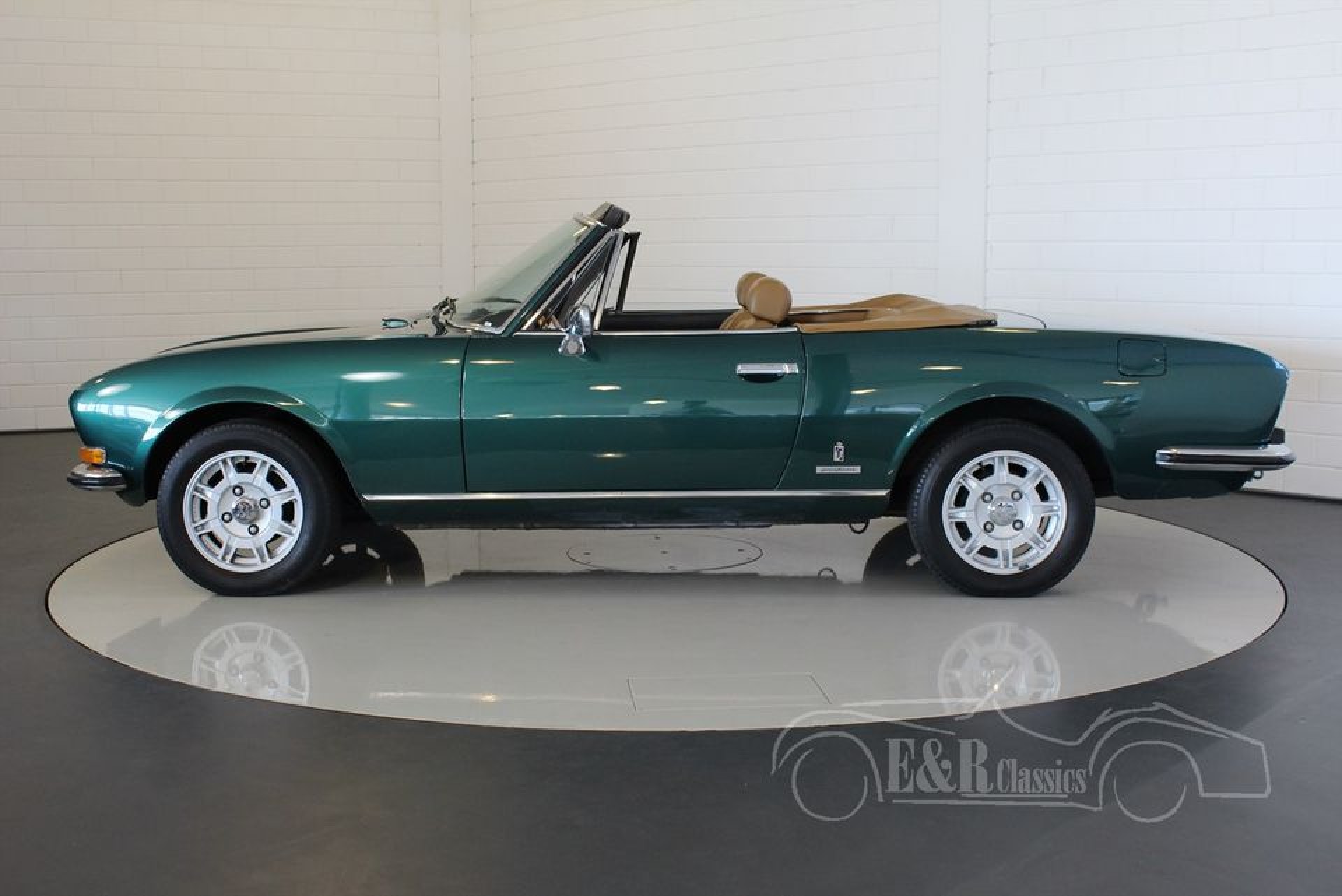 Peugeot 504 Cabriolet 1976 for sale at ERclassics