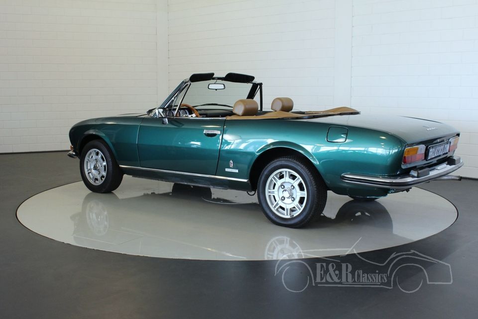 Peugeot 504 Cabriolet 1976 for sale at ERclassics