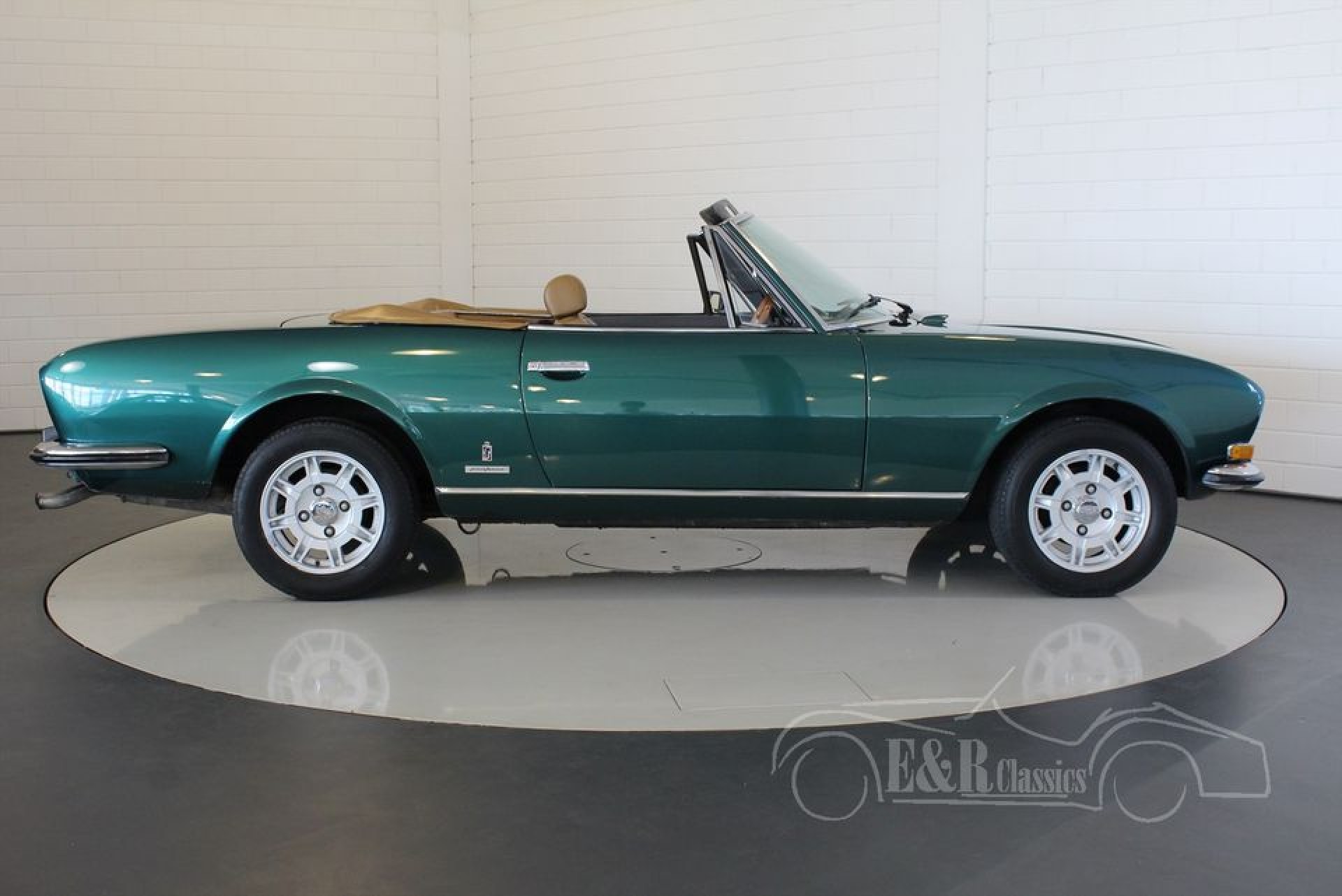 Peugeot 504 Cabriolet 1976 for sale at ERclassics