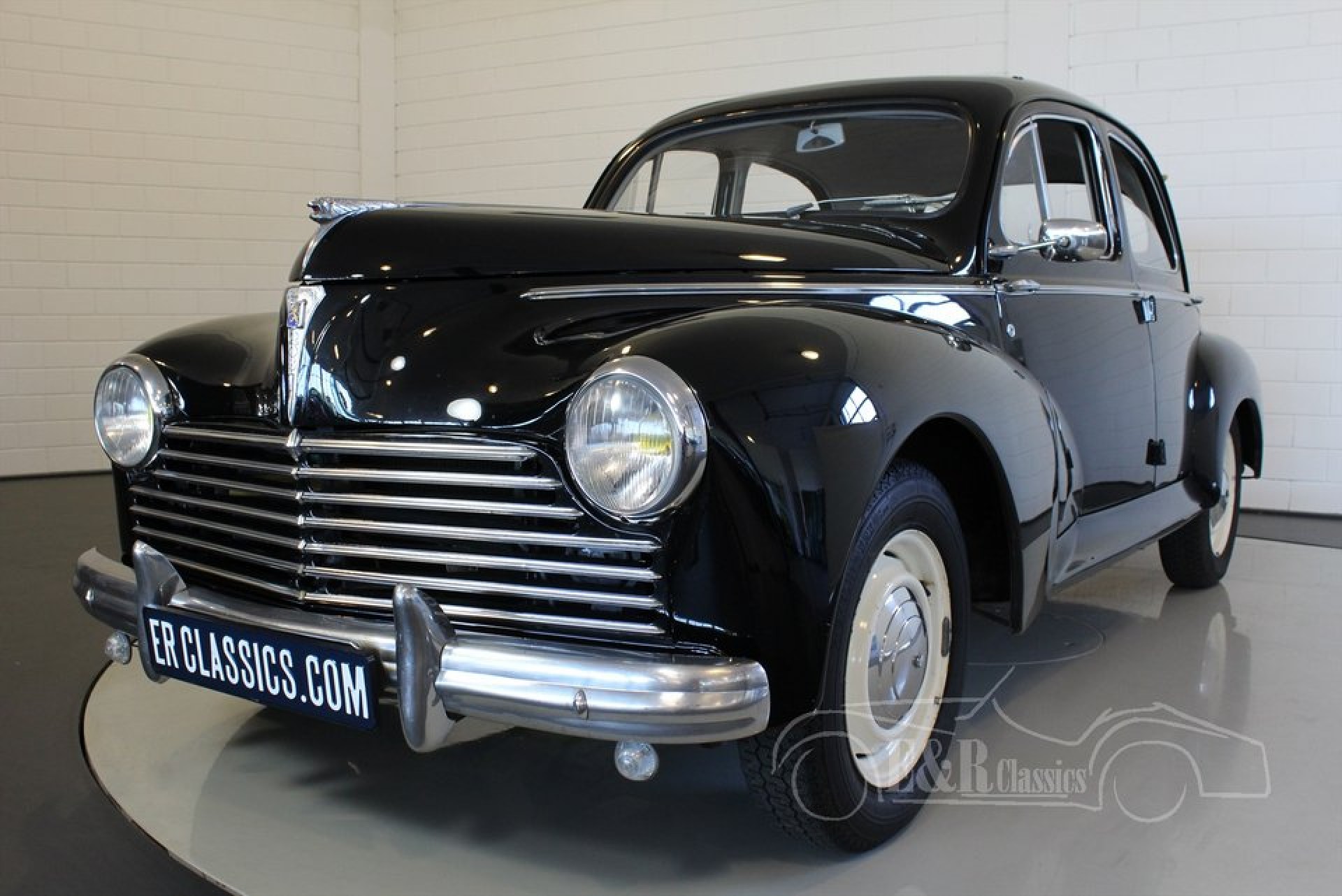 Peugeot 203C 1954 with sunroof in very good condition