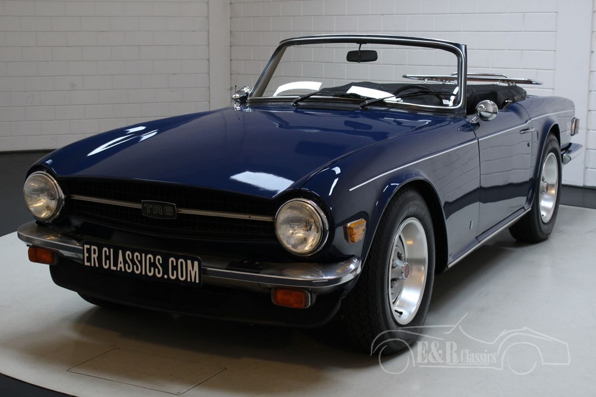 Triumph TR6 Cabriolet 1975 Dark blue for sale at ERclassics