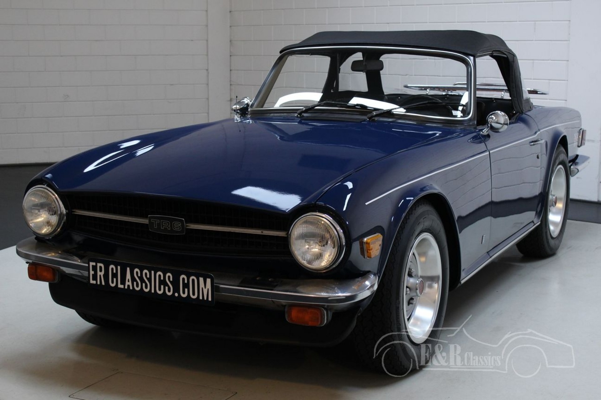 Triumph TR6 Cabriolet 1975 Dark blue for sale at ERclassics