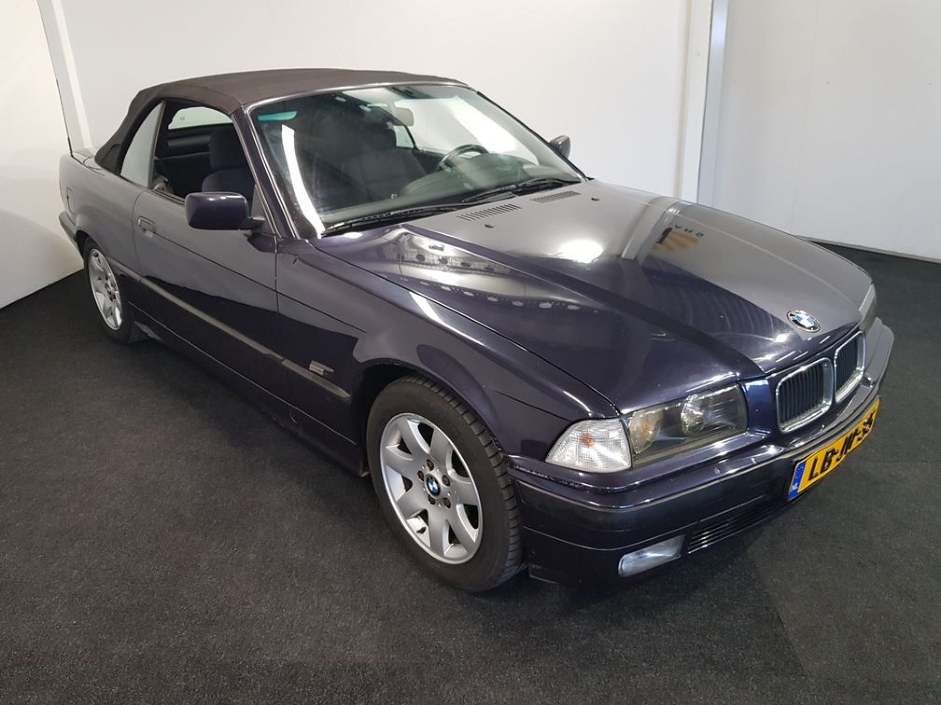 BMW 318i E36 Cabriolet 1995 madeira voillet metallic paint for sale at ...