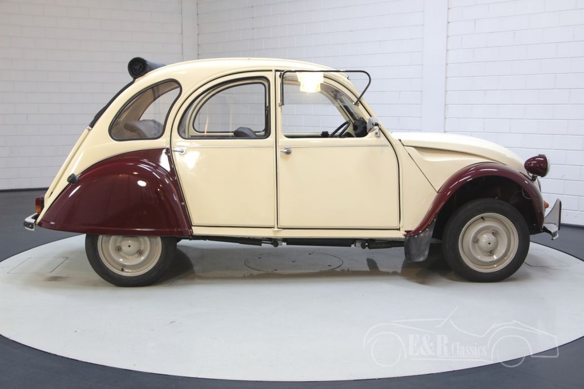Citroën 2CV for sale at ERclassics