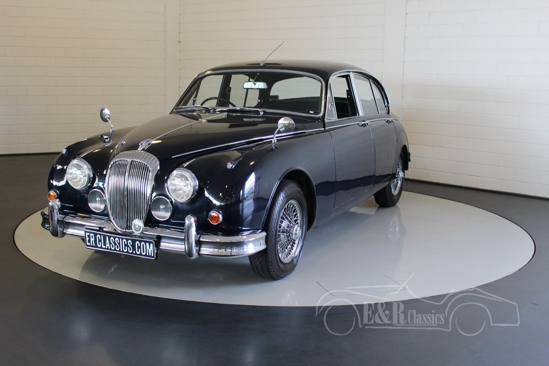Daimler 250 V8 1967 for sale at ERclassics