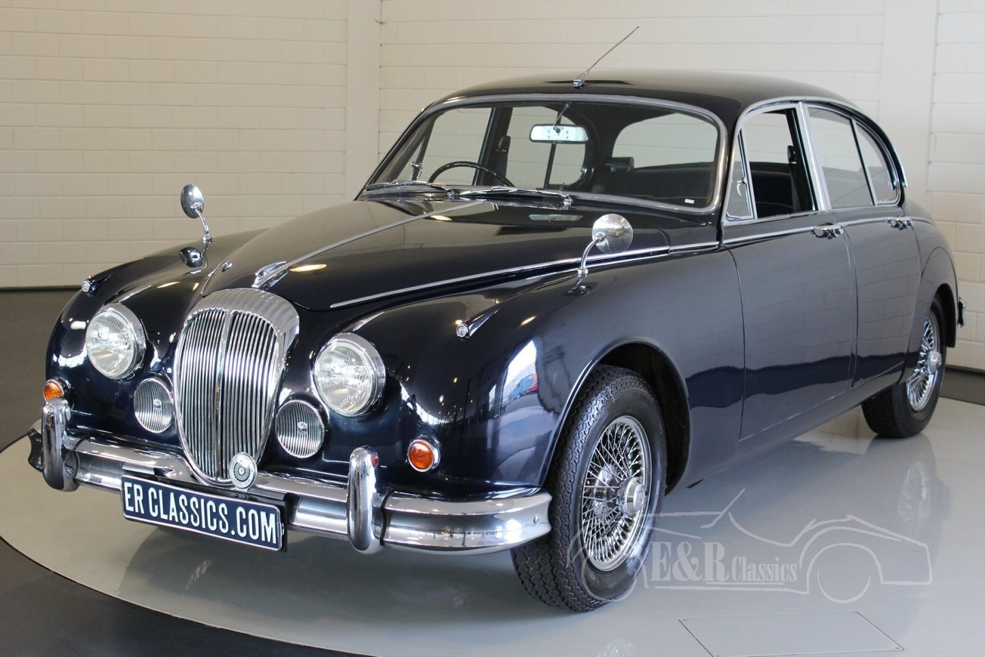 Daimler 250 V8 1967 for sale at ERclassics