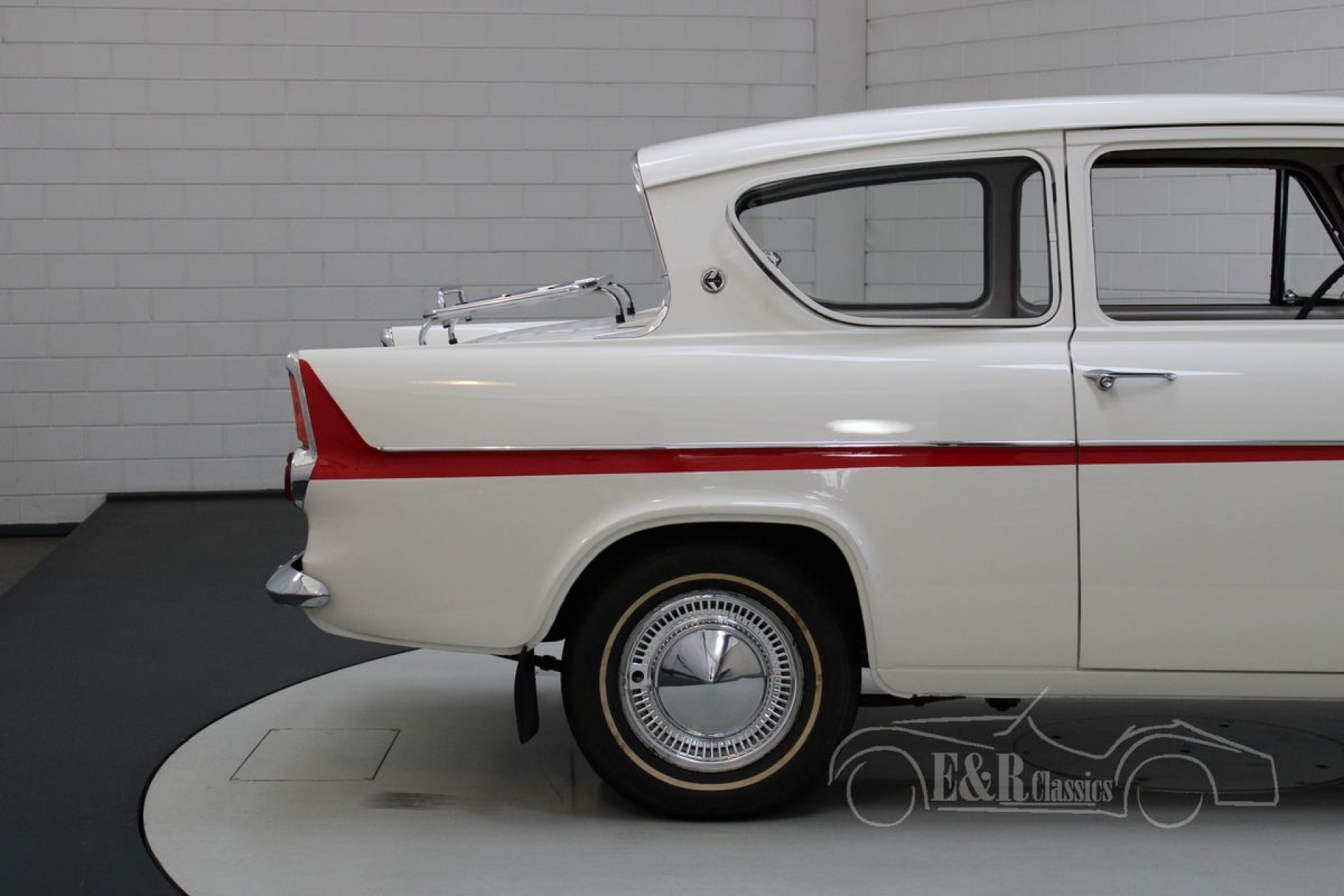 Ford Anglia til salg hos ERclassics