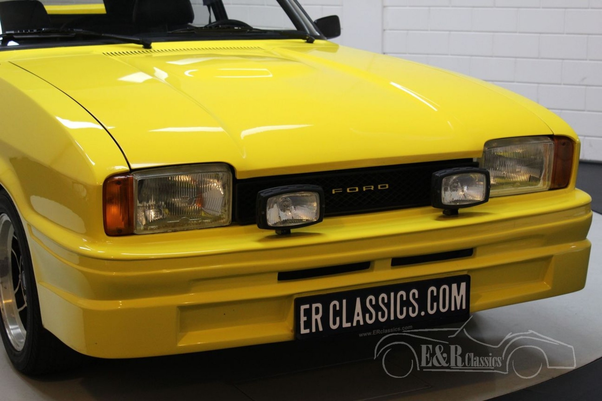 Ford Capri Mk2 2000 S V6 1977 for sale at ERclassics