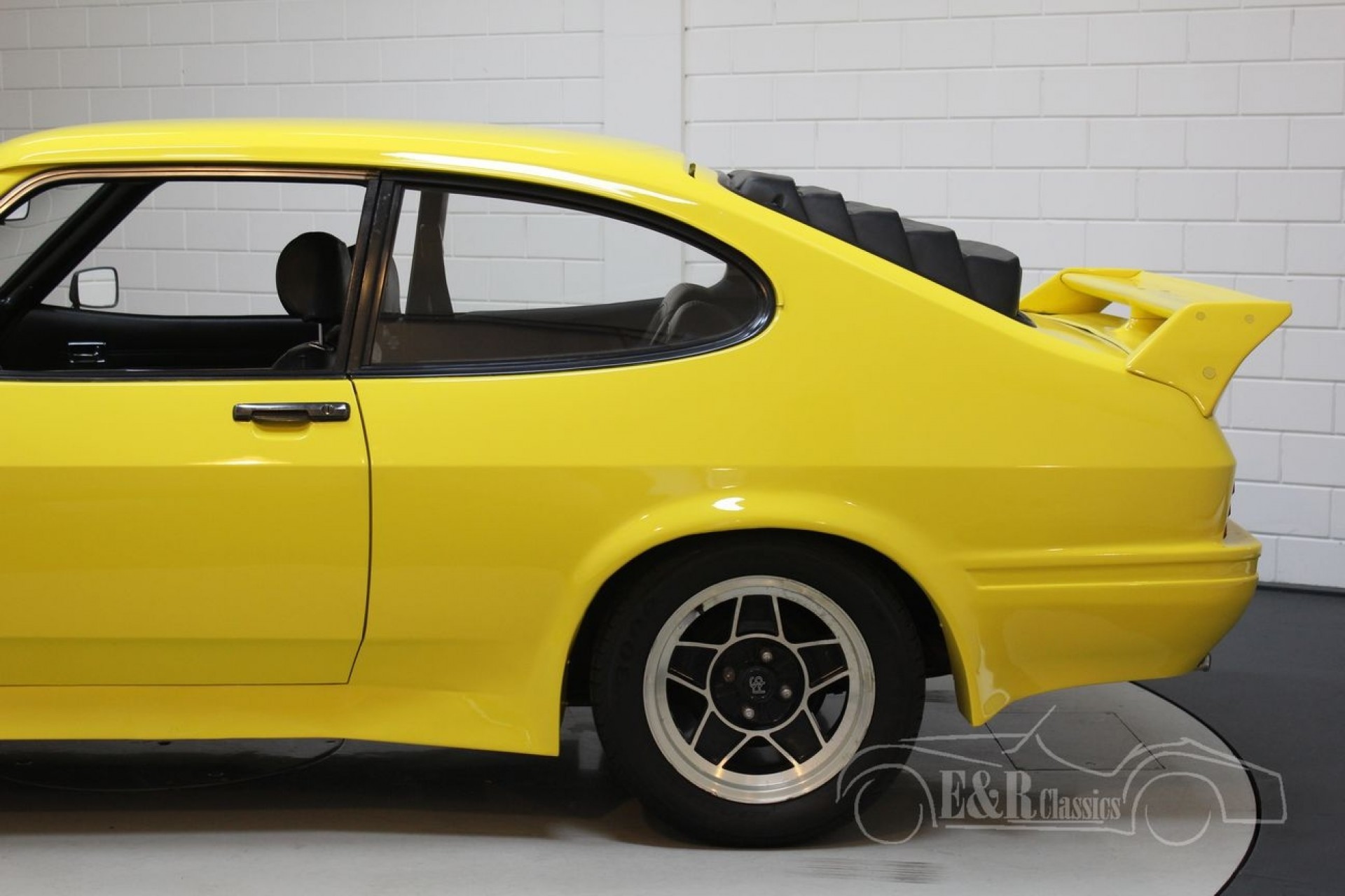 Ford Capri Mk2 2000 S V6 1977 for sale at ERclassics