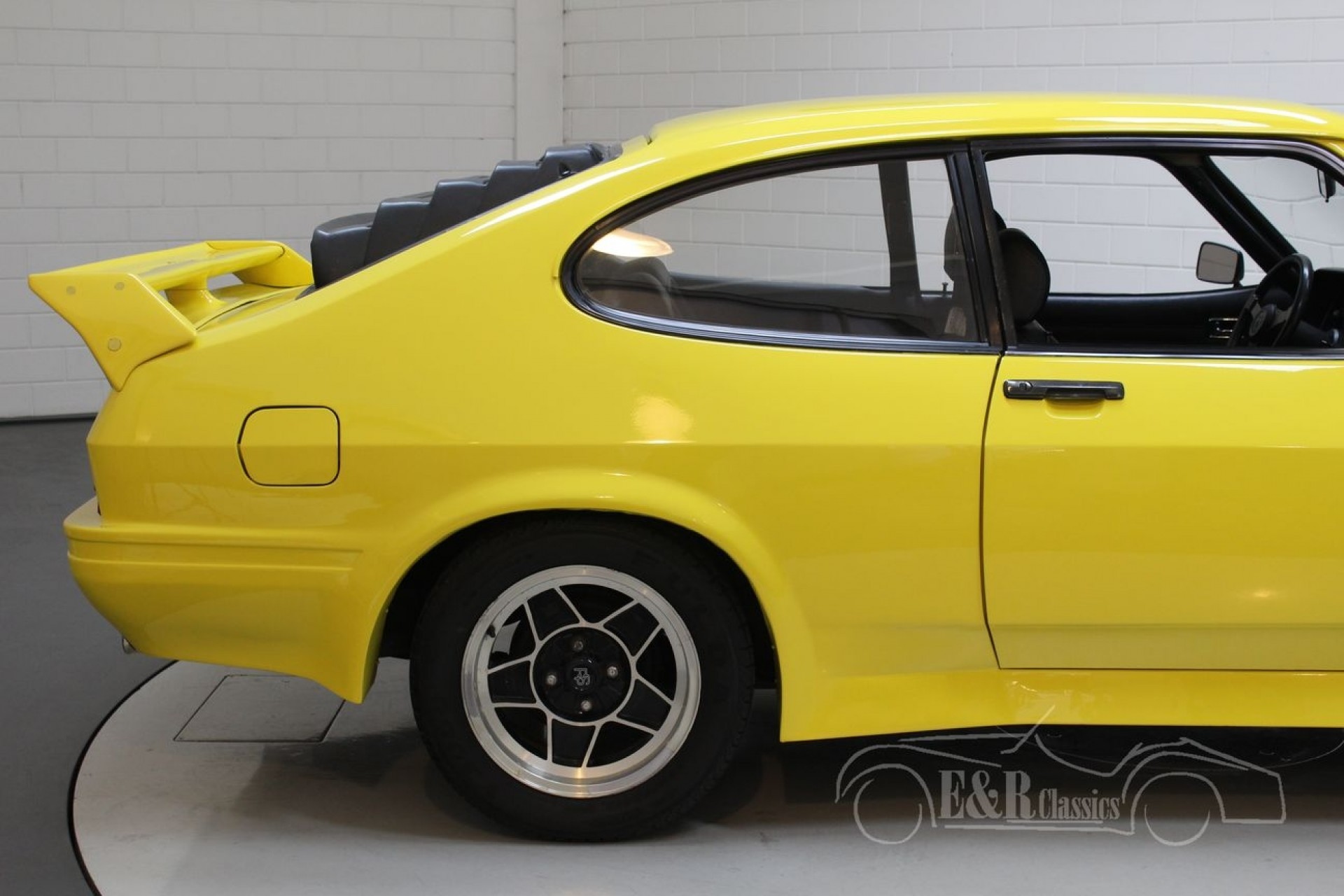 Ford Capri Mk2 2000 S V6 1977 for sale at ERclassics