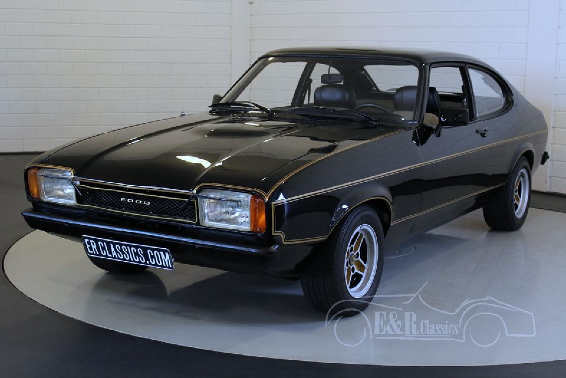 Ford Capri II JPS 1975 de vânzare la ERclassics