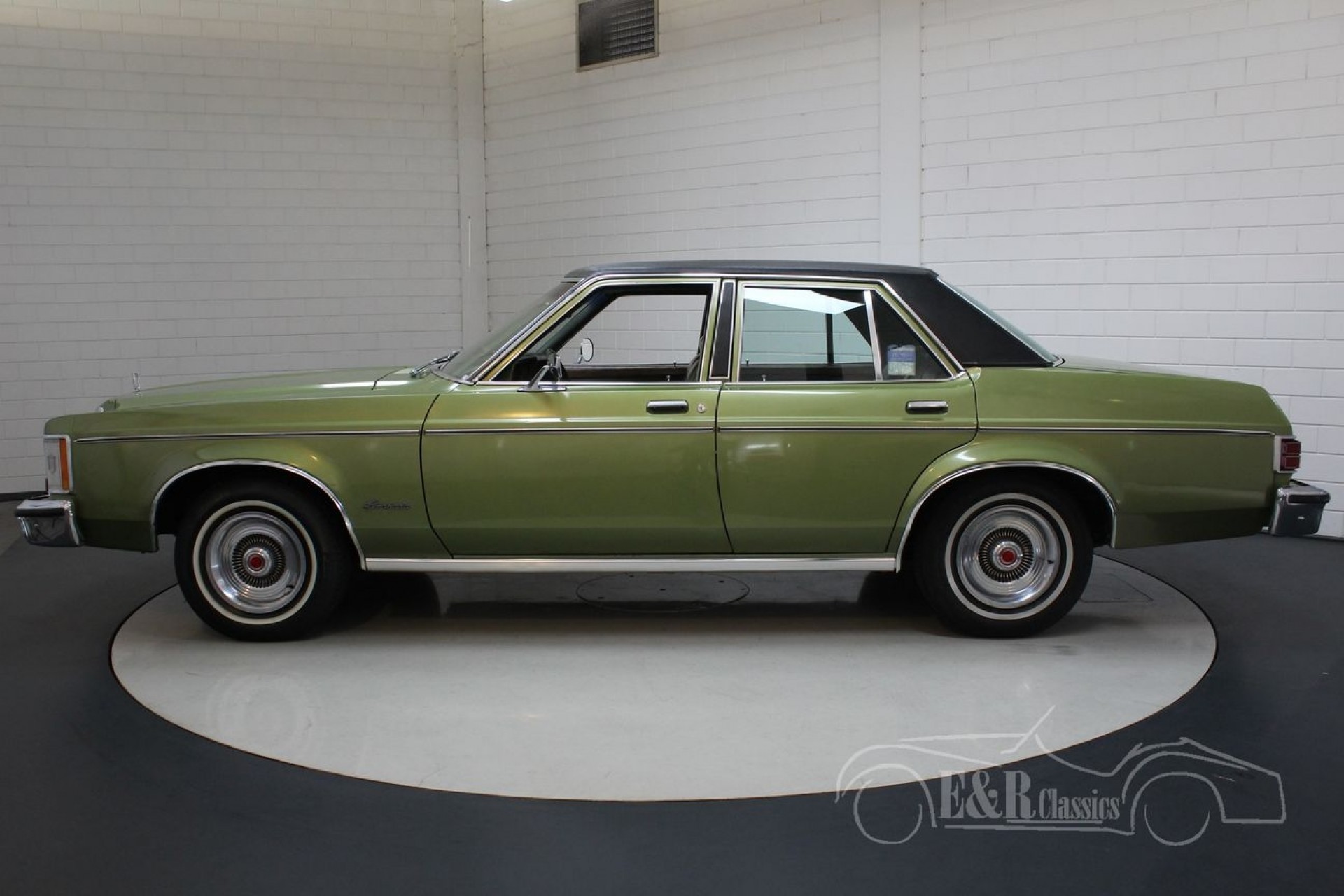 Ford Granada 5.0 V8 1975 for sale at ERclassics