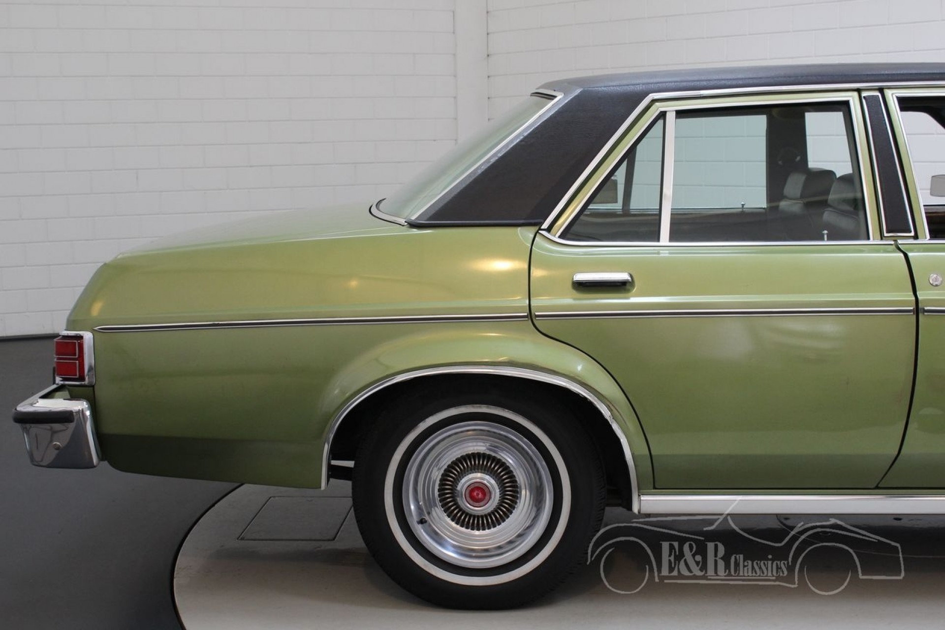 Ford Granada 5.0 V8 1975 for sale at ERclassics