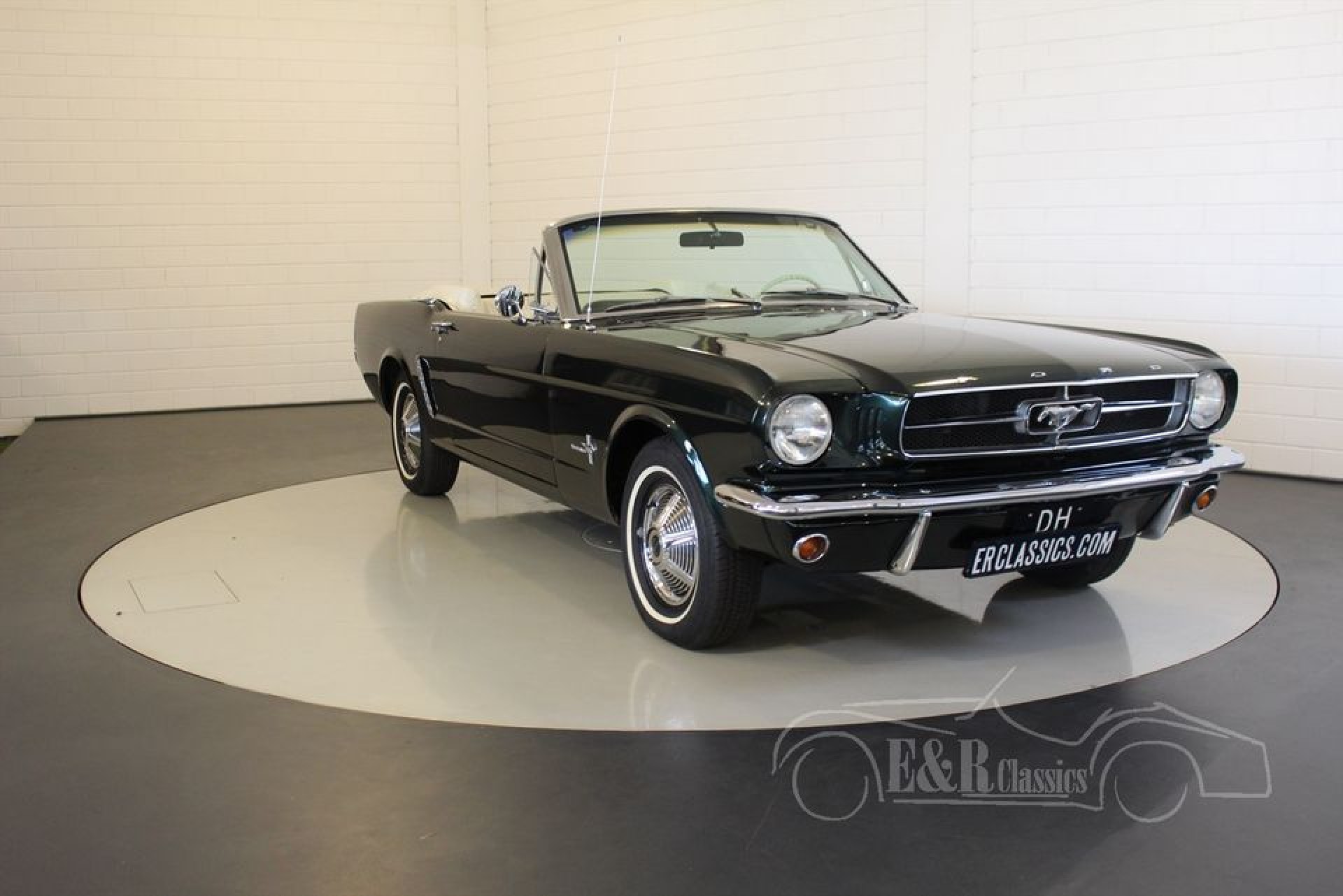 Ford Mustang Cabriolet 1965 for sale at ERclassics