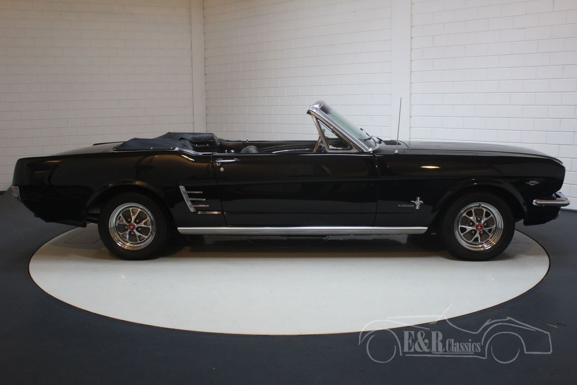 Ford Mustang Cabriolet 1966 for sale at ERclassics