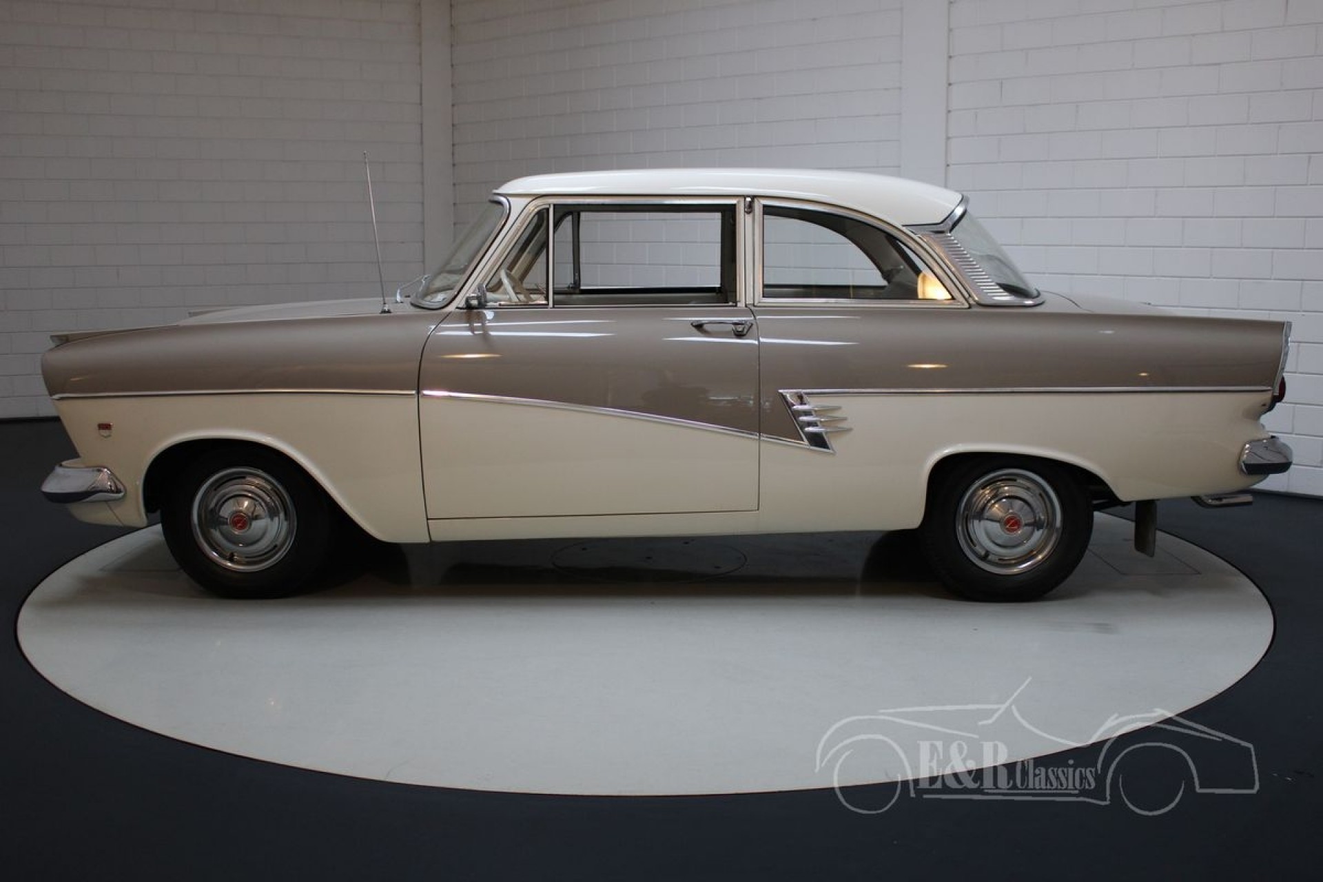 Ford Taunus 17M restored 1960 for sale at ERclassics