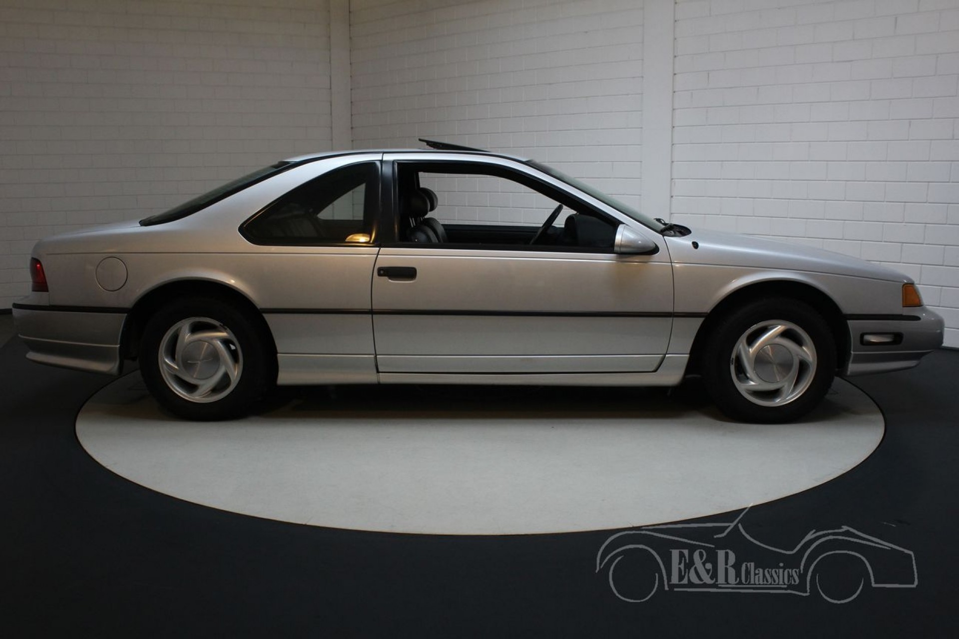 Ford Thunderbird 3.8 V6 SC 1992 for sale at ERclassics