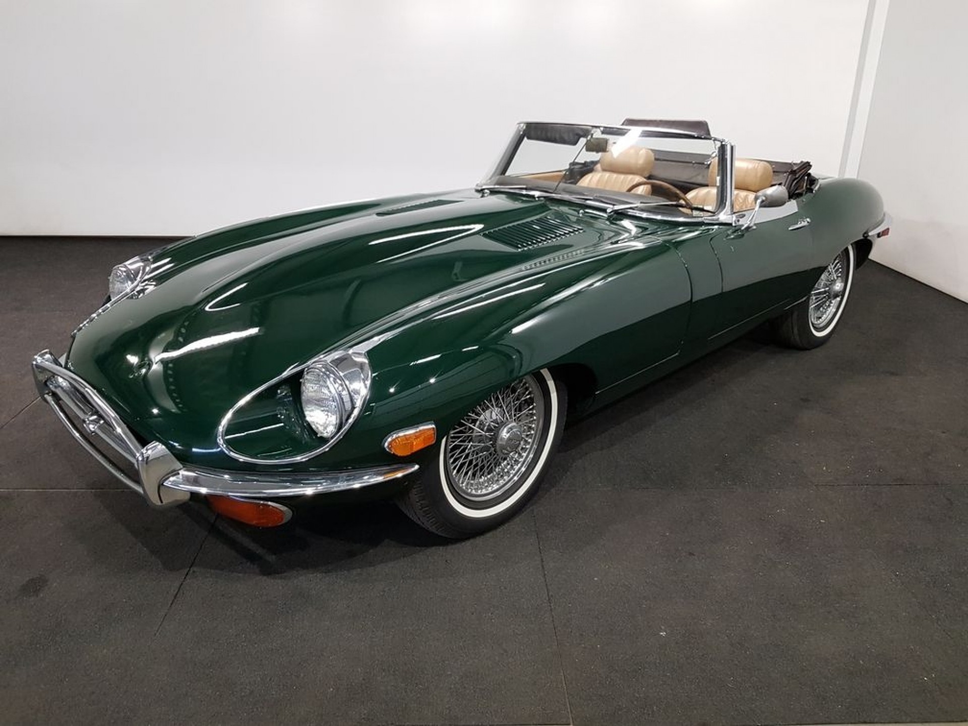 Jaguar E-type Series 2 Convertible 1970 4.2 liters for sale at ERclassics