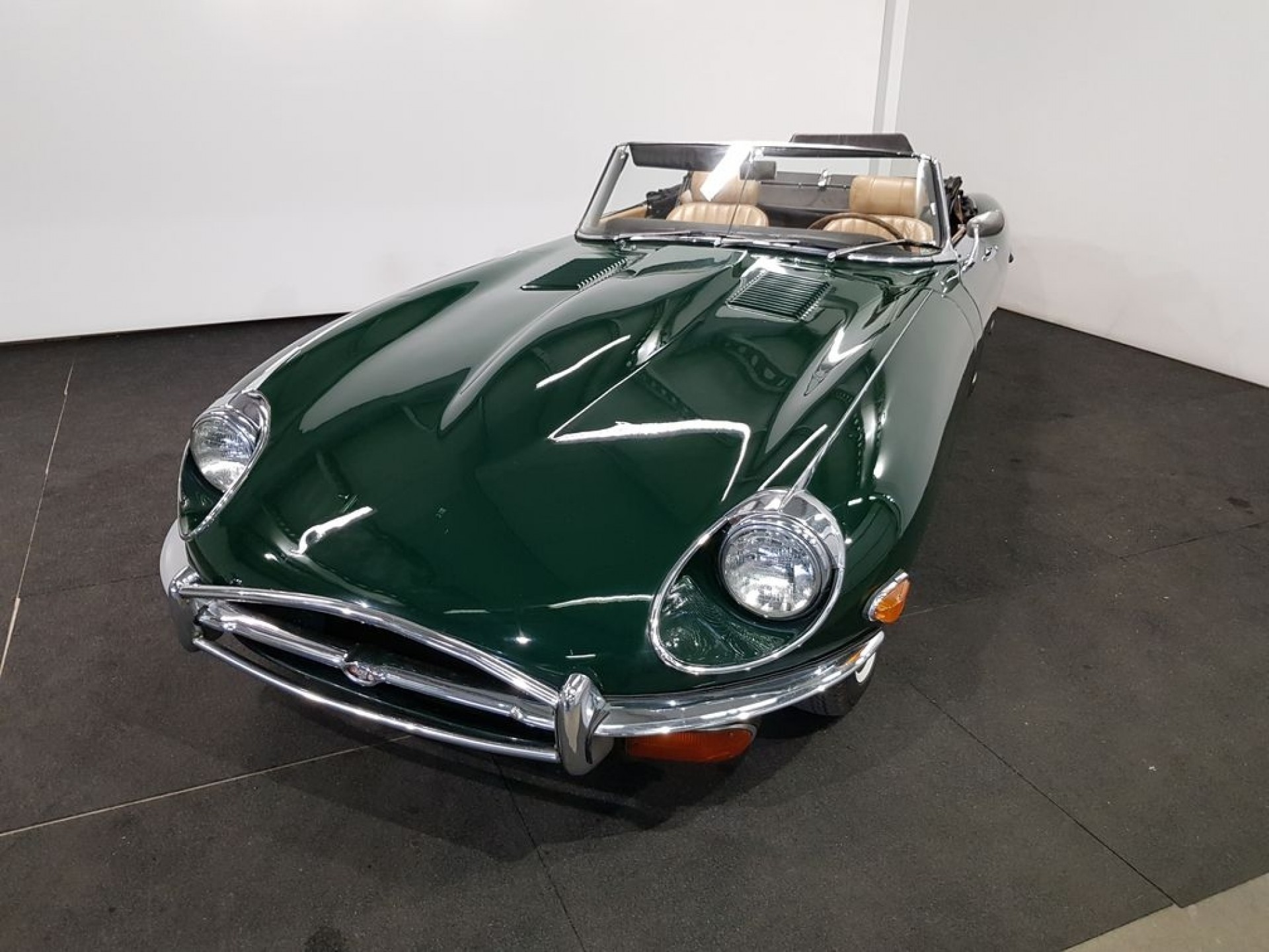 Jaguar E-type Series 2 Convertible 1970 4.2 liters for sale at ERclassics