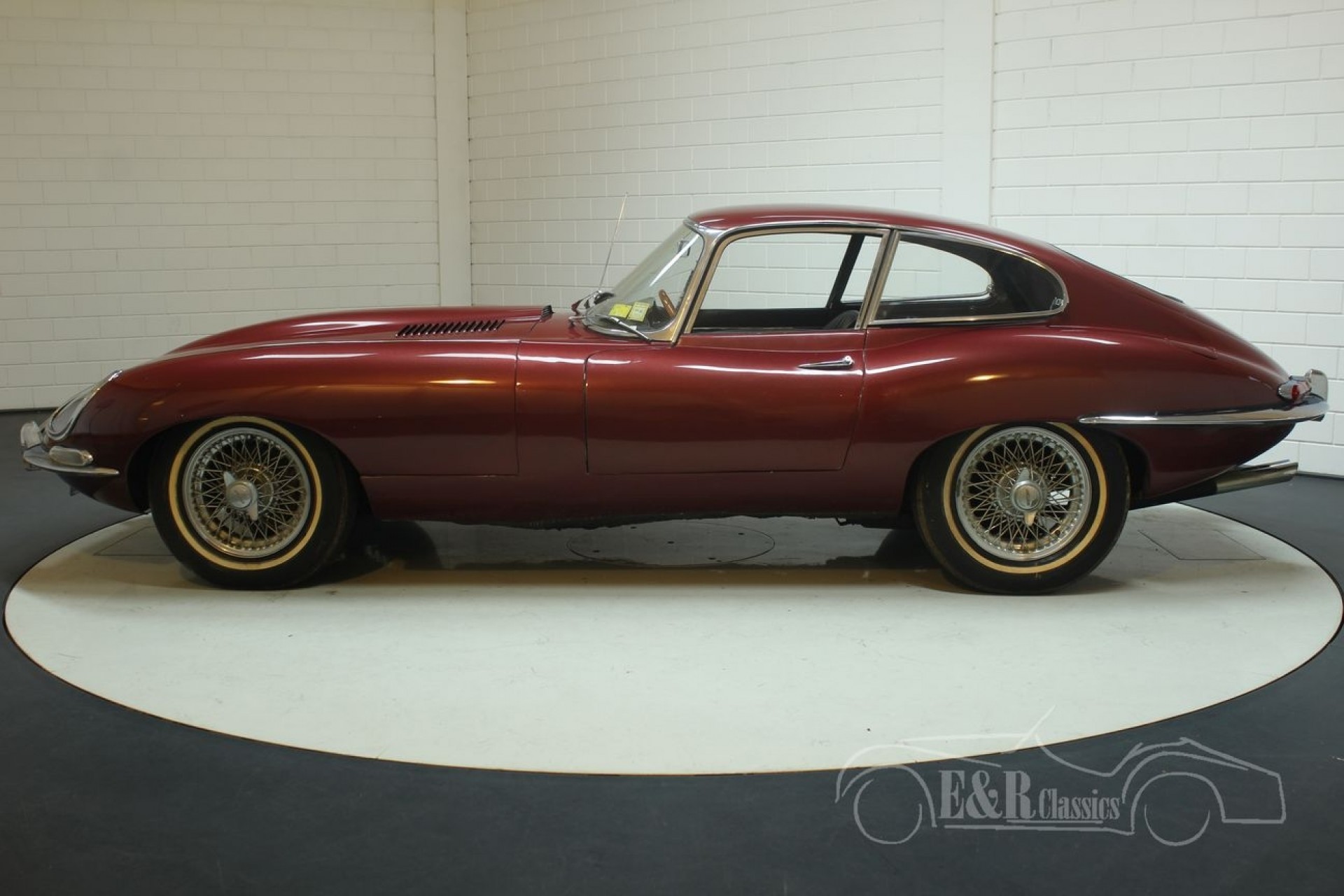 Jaguar E-Type S1 FHC 1967 for sale at ERclassics