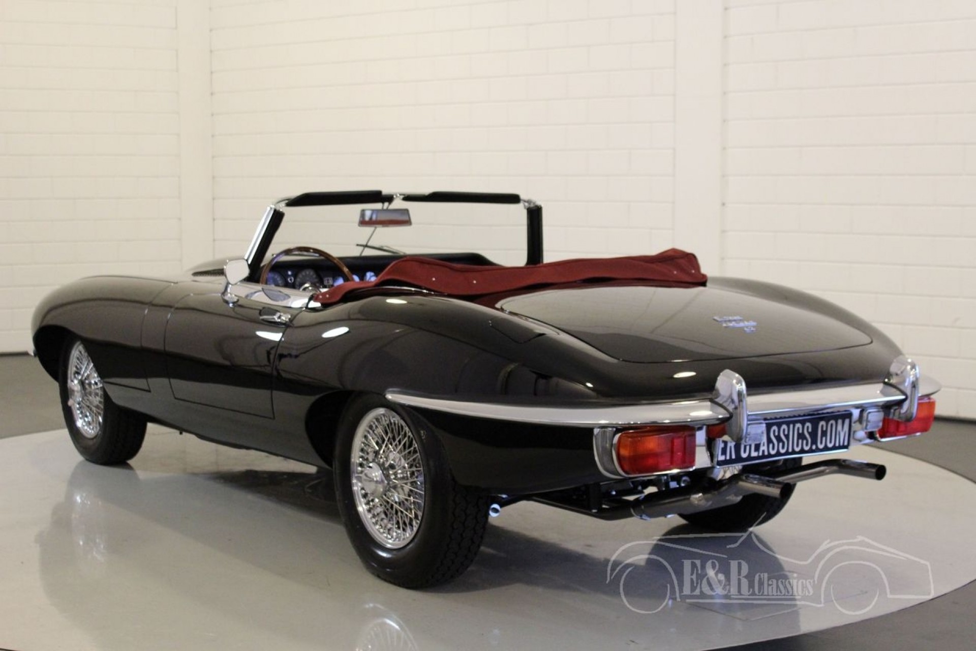 Jaguar E-Type S2 1969 cabriolet for sale at ERclassics