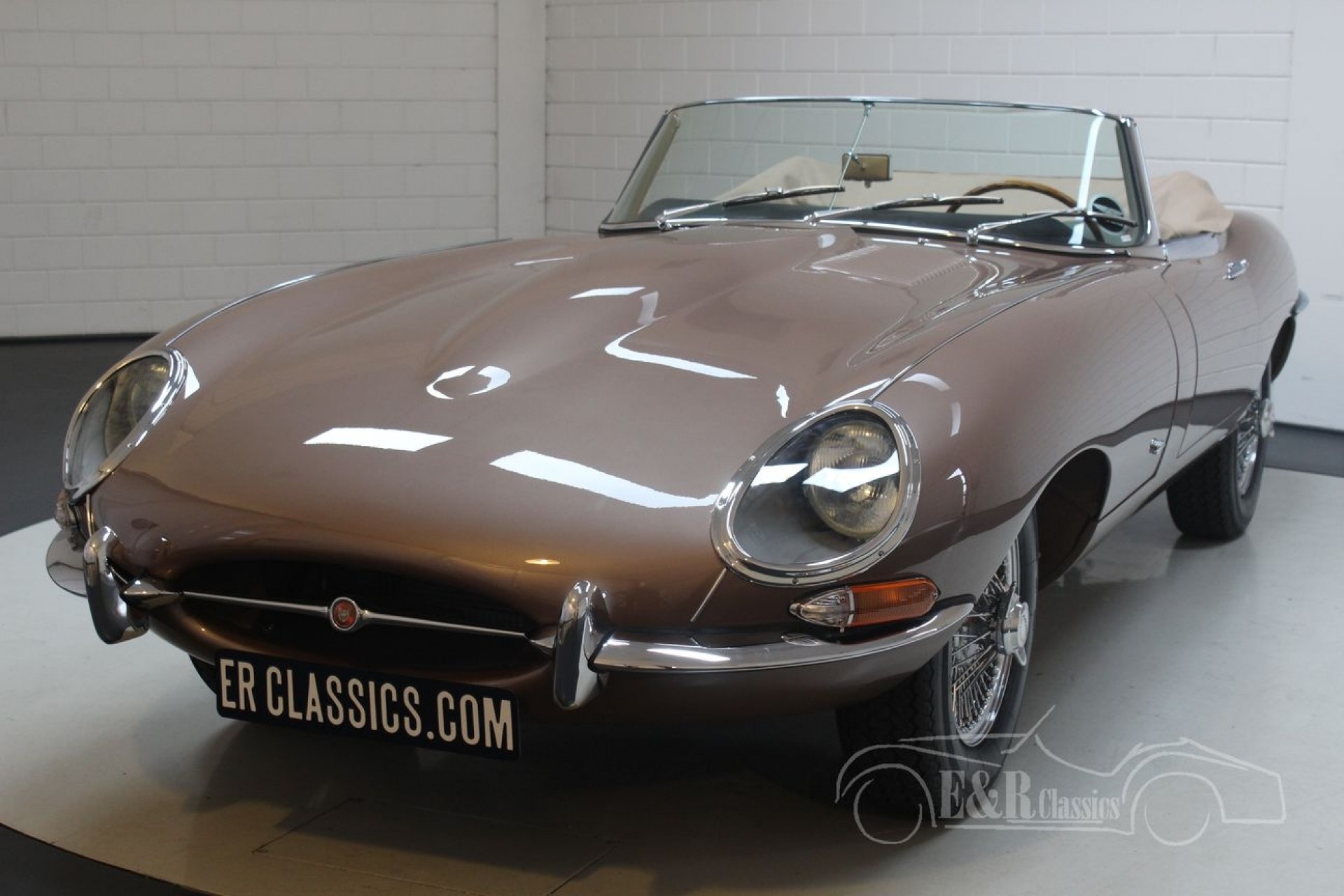 Jaguar E-type Series 1 convertible 1961 for sale at ERclassics