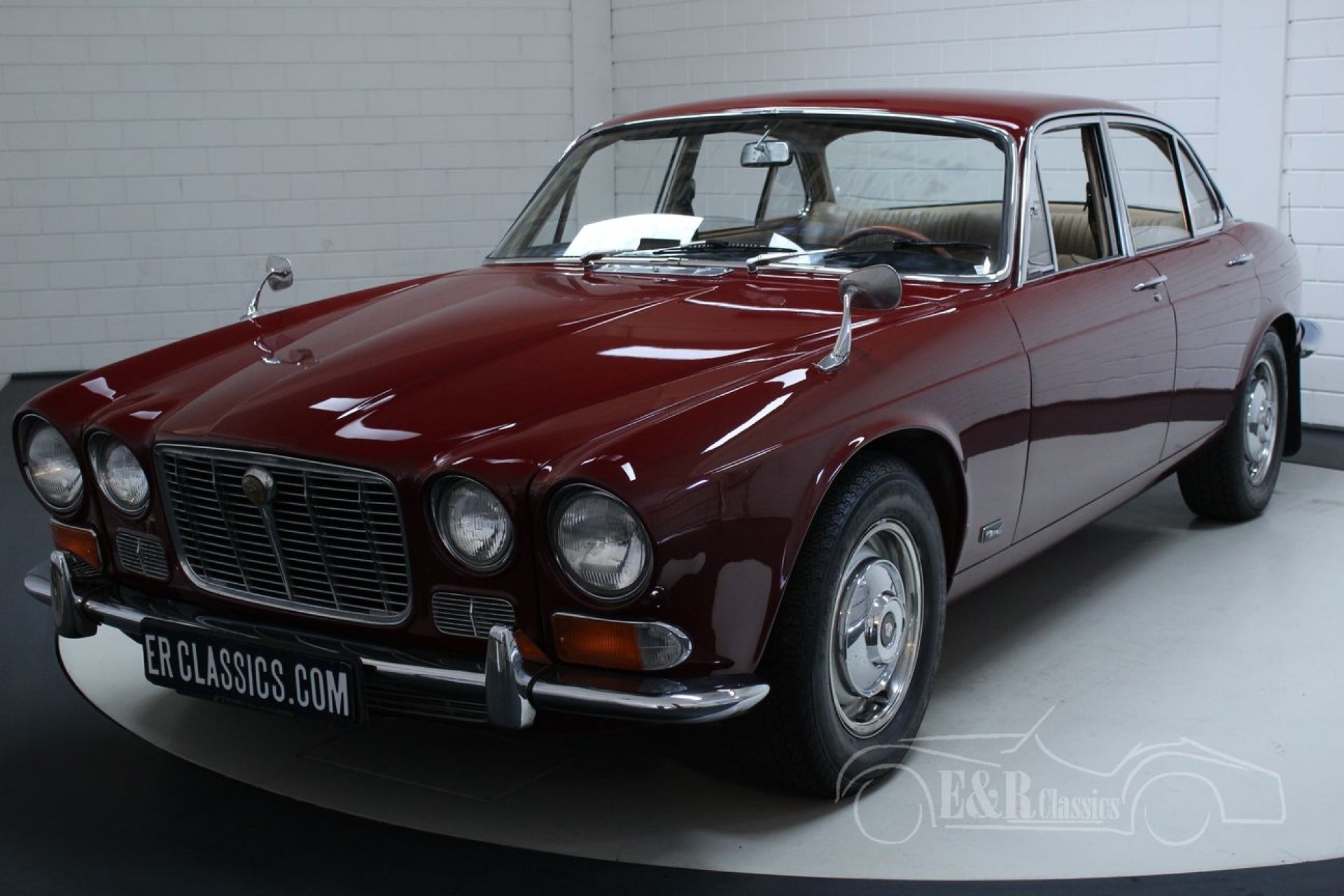Jaguar XJ6 1969 first series 2.8 ltr burgundy red for sale at ERclassics