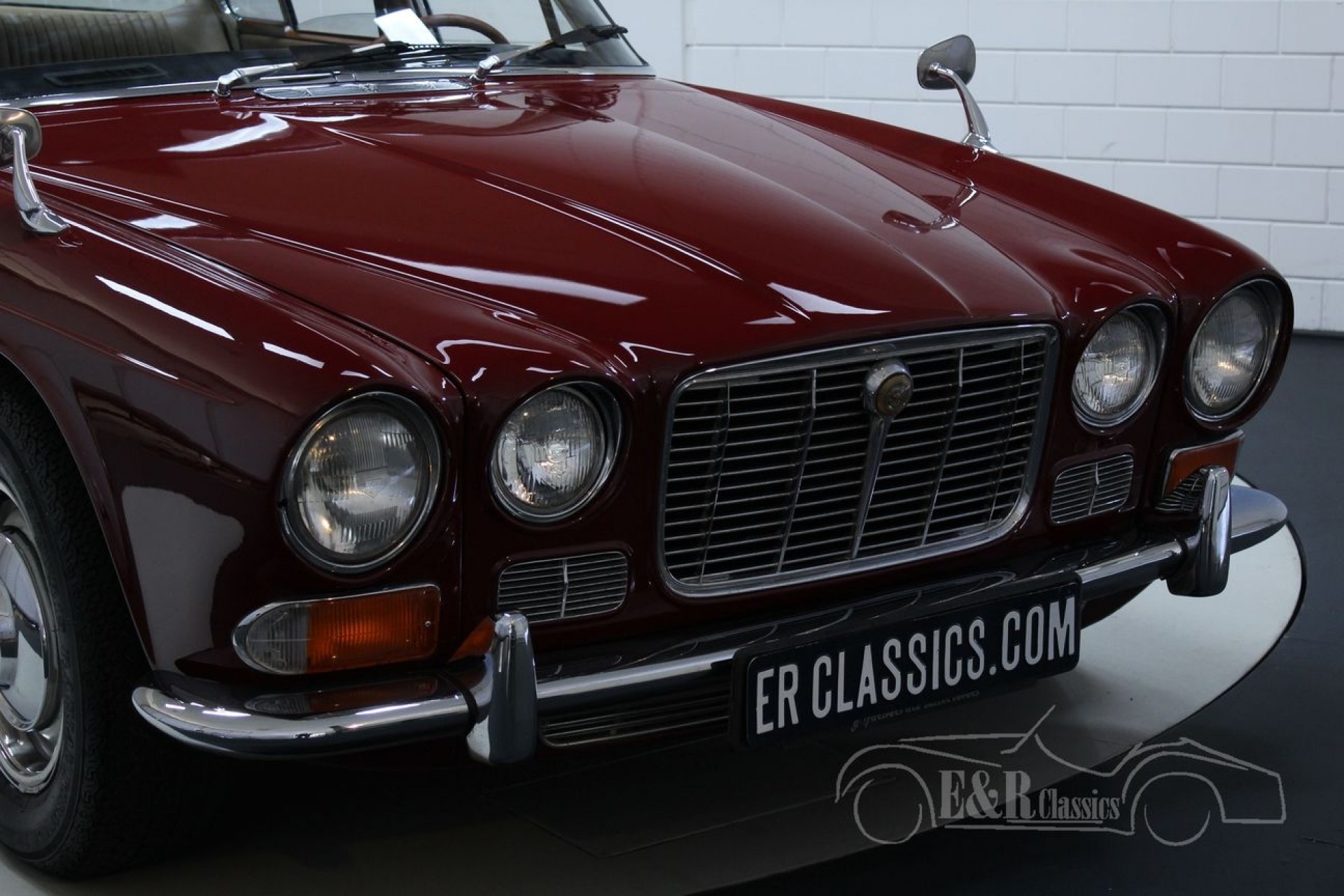 Jaguar XJ6 1969 first series 2.8 ltr burgundy red for sale at ERclassics