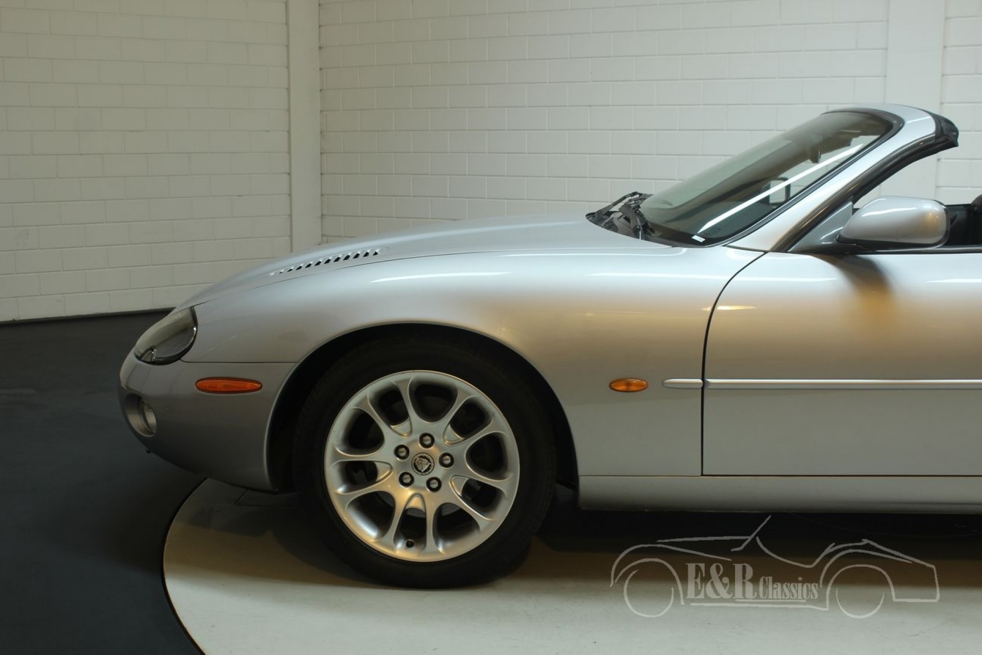 Jaguar XKR Cabriolet 2000 for sale at Erclassics