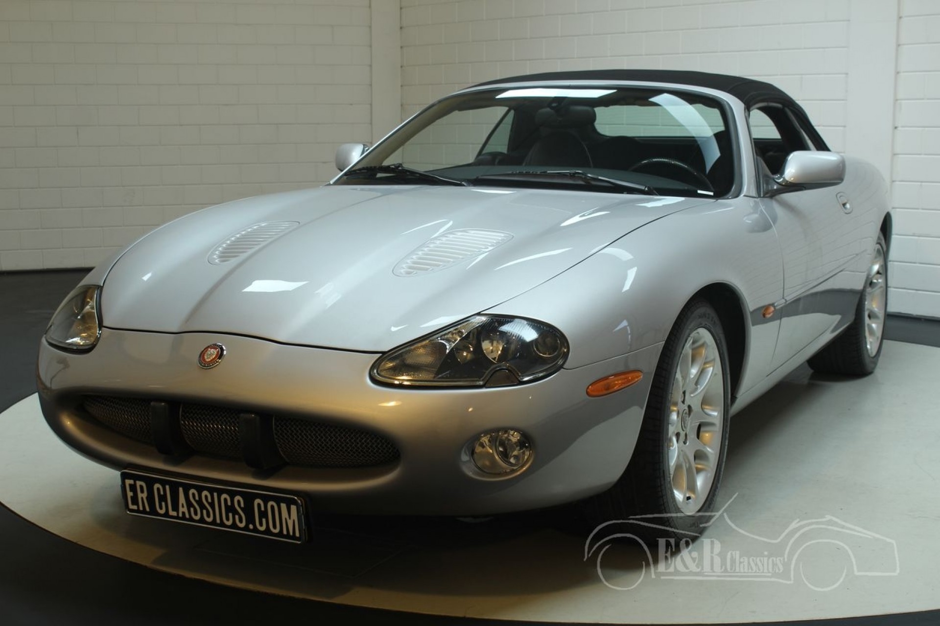 Jaguar XKR Cabriolet 2000 for sale at Erclassics