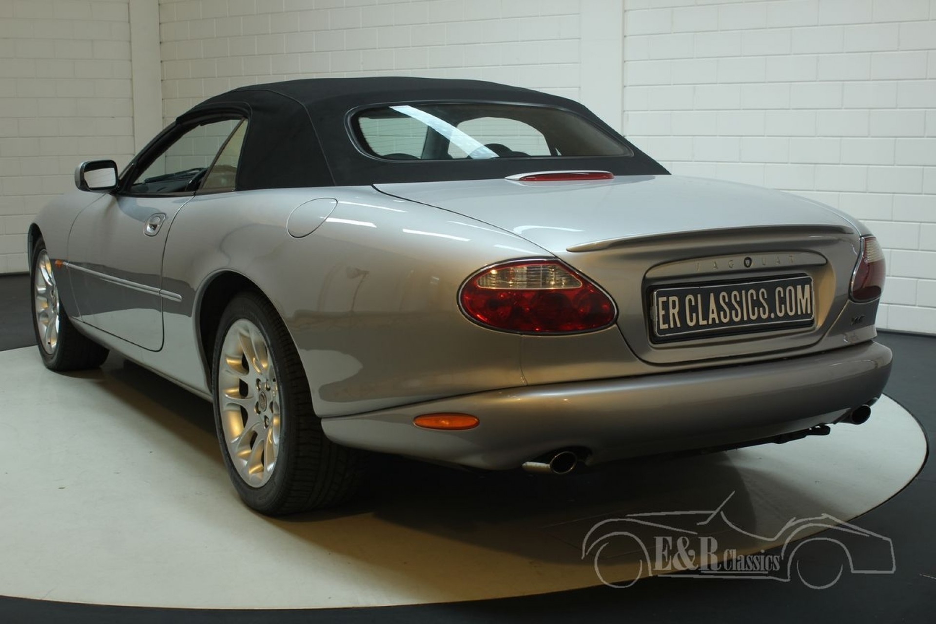 Jaguar XKR Cabriolet 2000 for sale at Erclassics