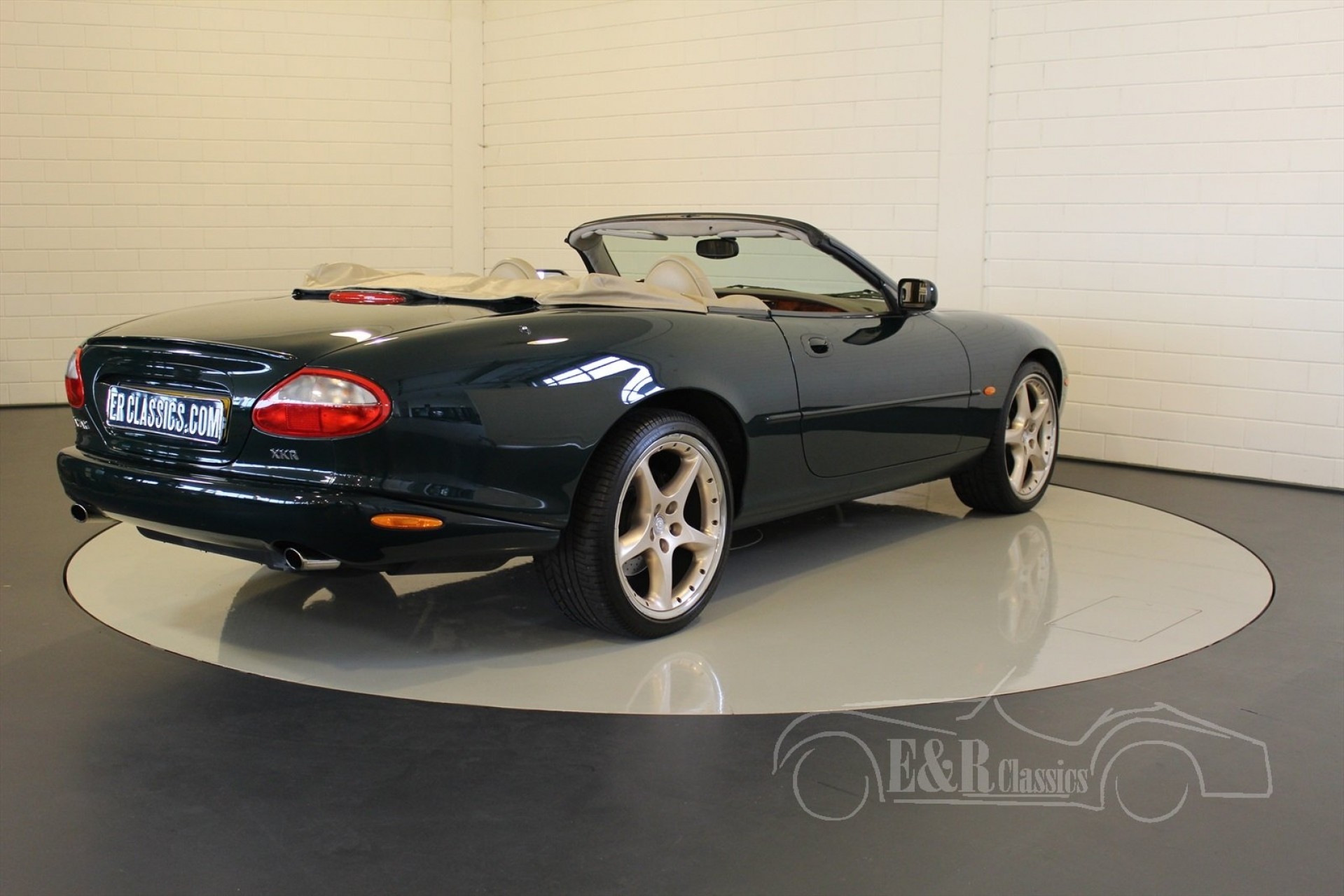 Jaguar XKR Cabriolet 2000 for sale at ERclassics