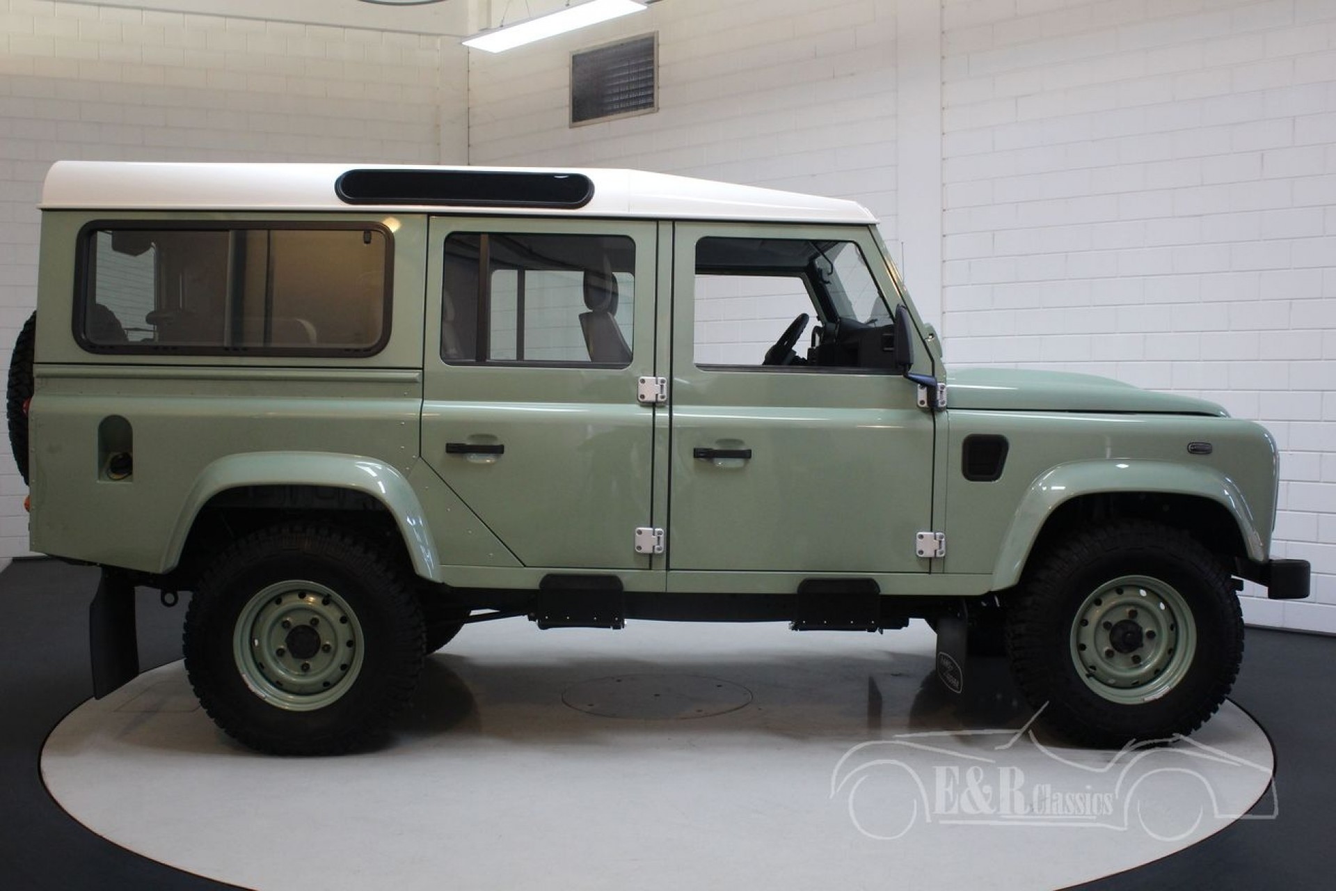 Land Rover Defender 110 2016 for sale at ERclassics