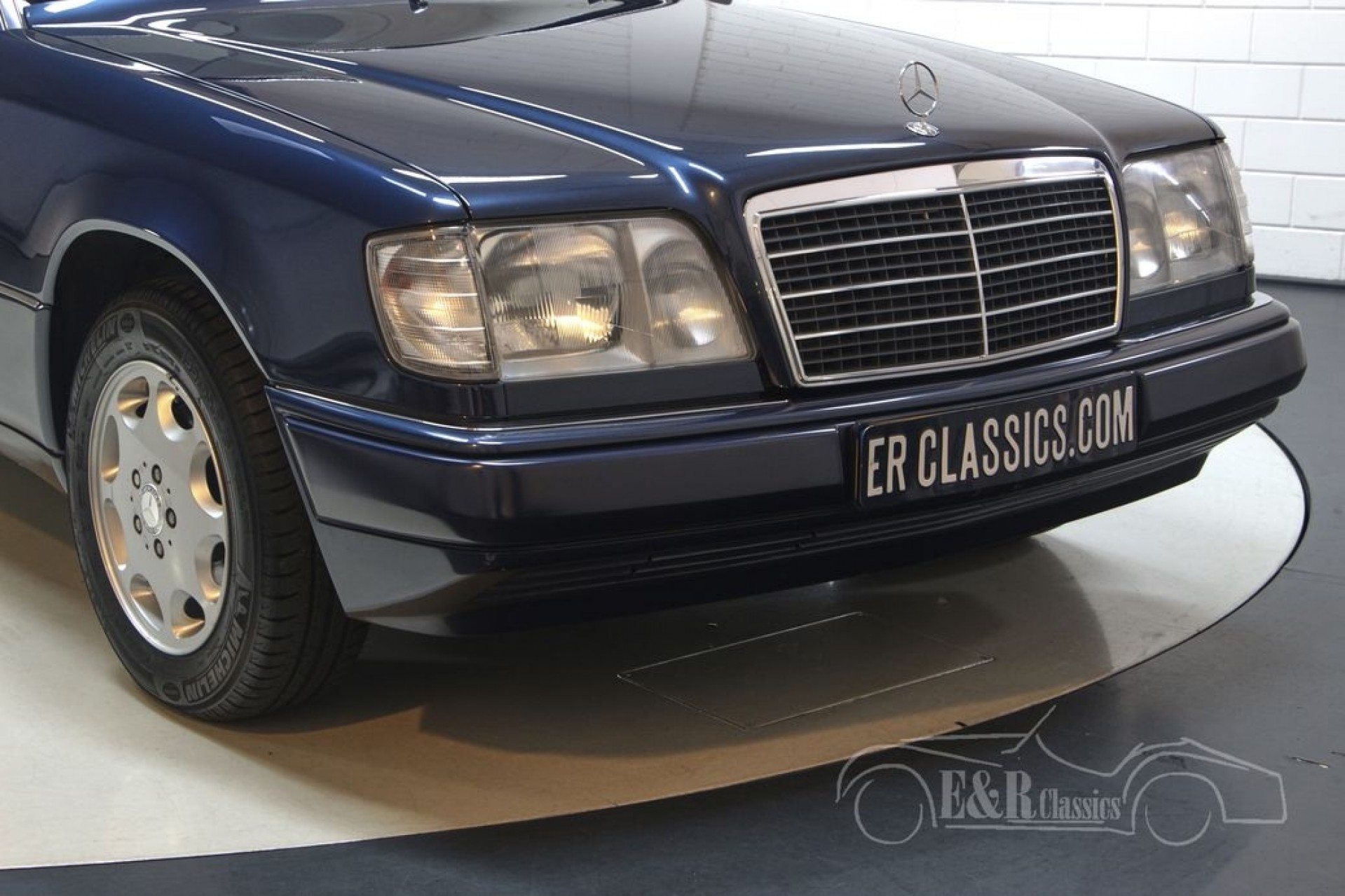Mercedes Benz E200 W124 for sale at ERclassics