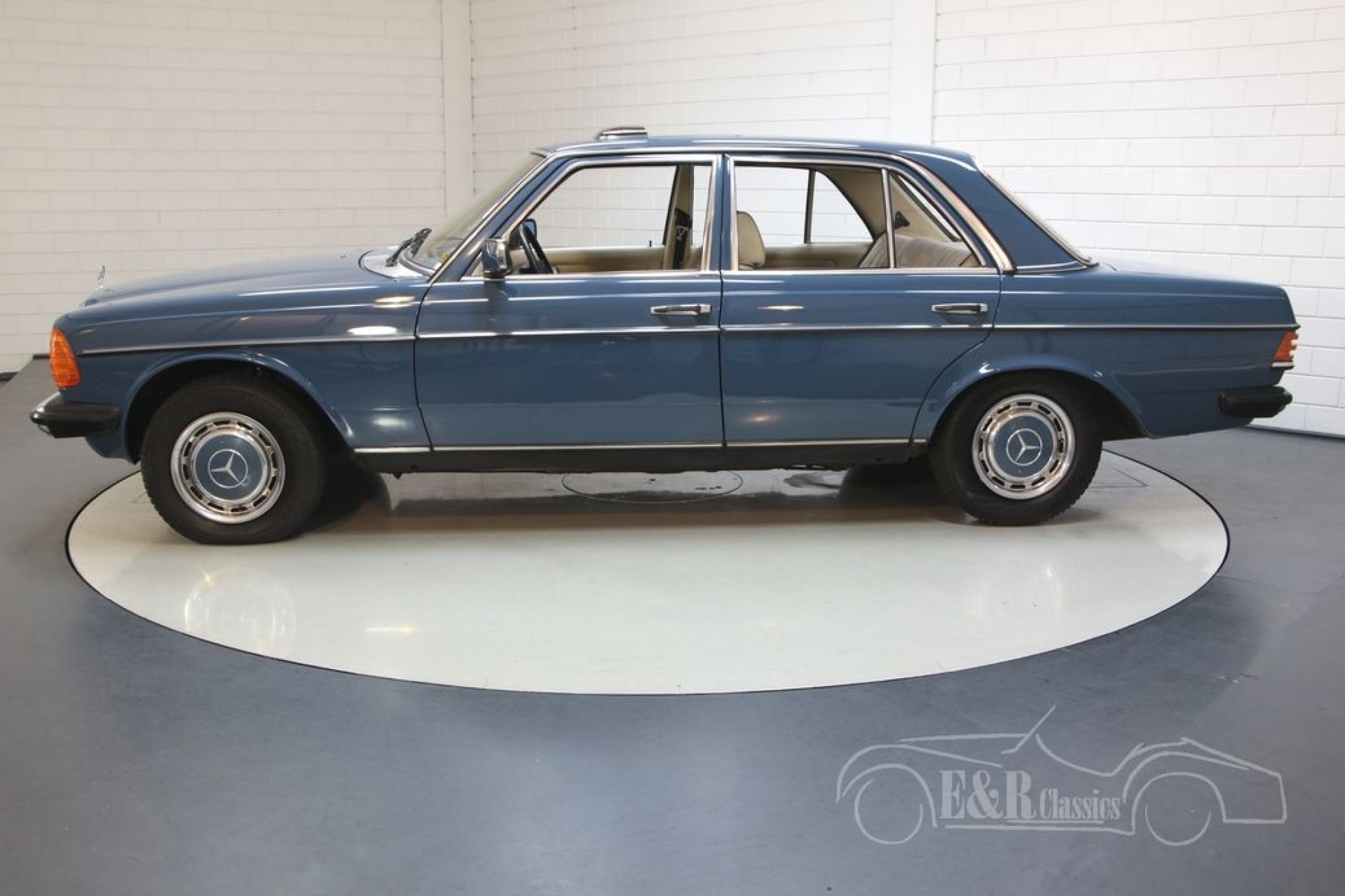 Mercedes Benz 200 (W123) for sale at ERclassics