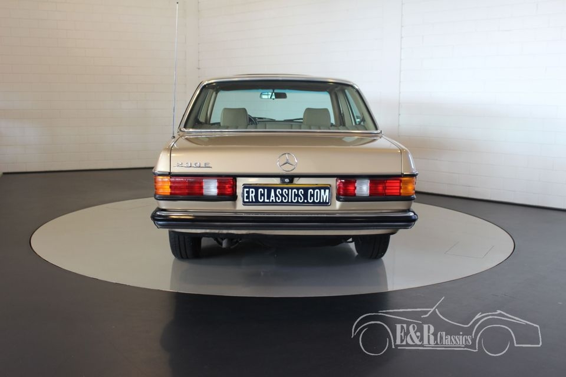 Mercedes-Benz 230E 1984 for sale at ERclassics