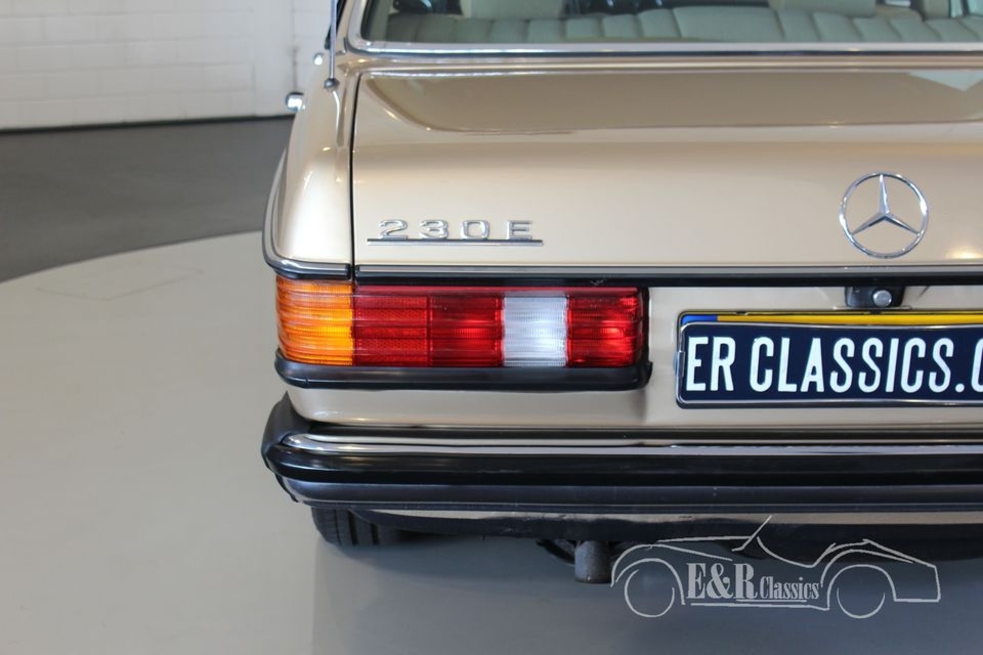 Mercedes-Benz 230E 1984 for sale at ERclassics
