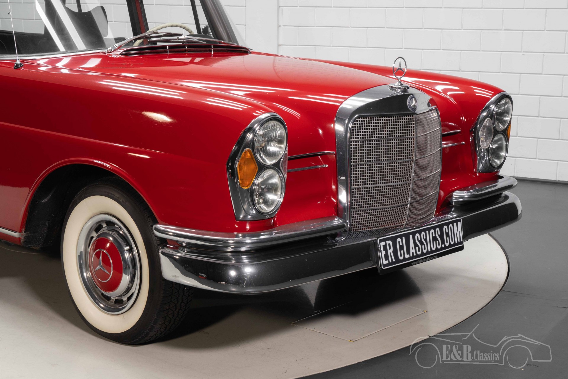 Mercedes Benz 230S for sale at ERclassics