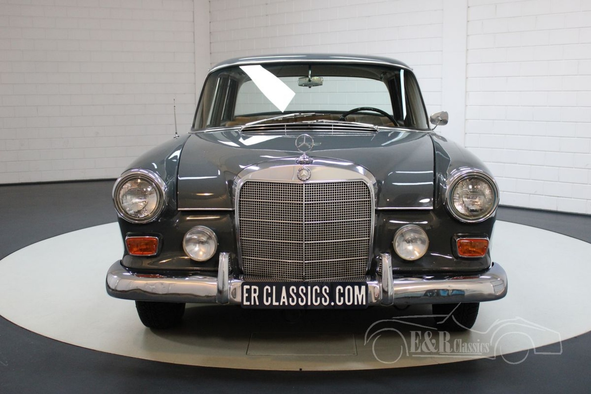Mercedes Benz 230S in vendita su ERclassics
