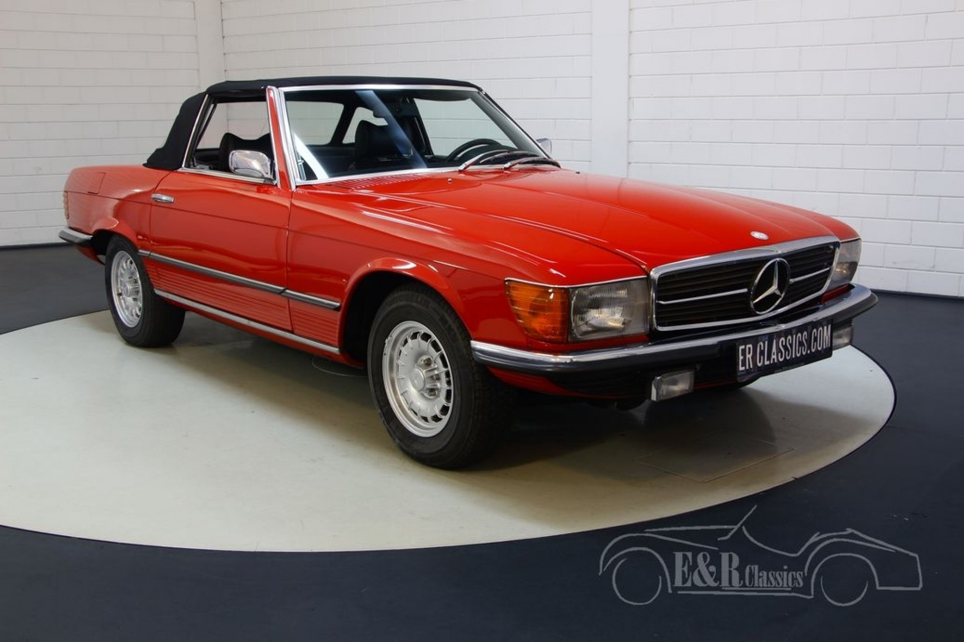 Mercedes Benz 280 SL for sale at ERclassics