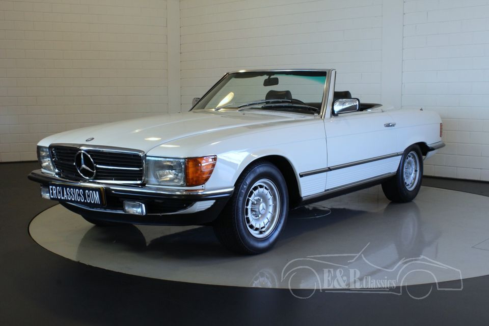 Mercedes-Benz 280 SL Cabriolet 1981 for sale at ERclassics
