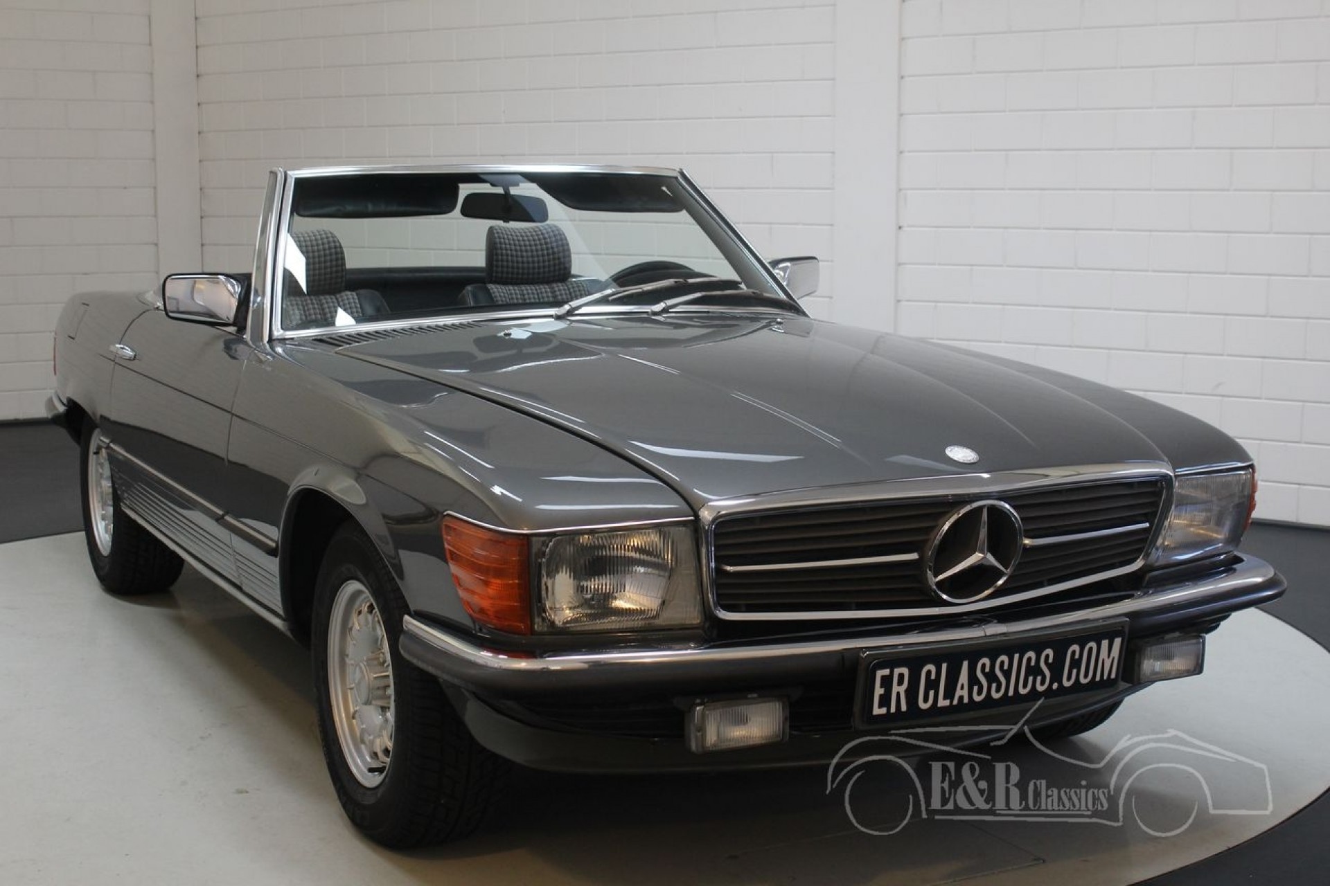 Mercedes-Benz 280SL 1982 for sale at ERclassics