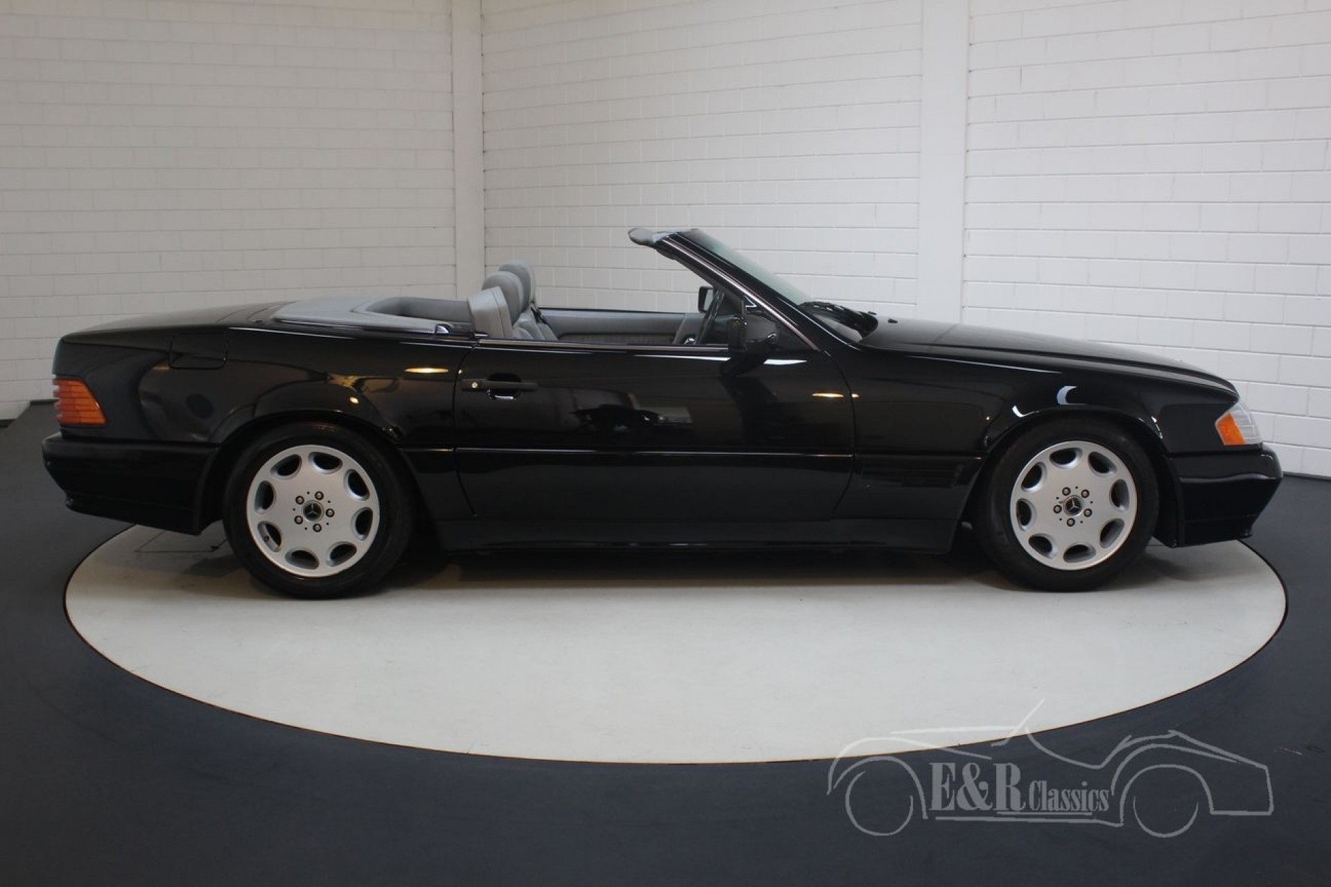 Mercedes-Benz 300SL R129 1993 for sale at ERclassics