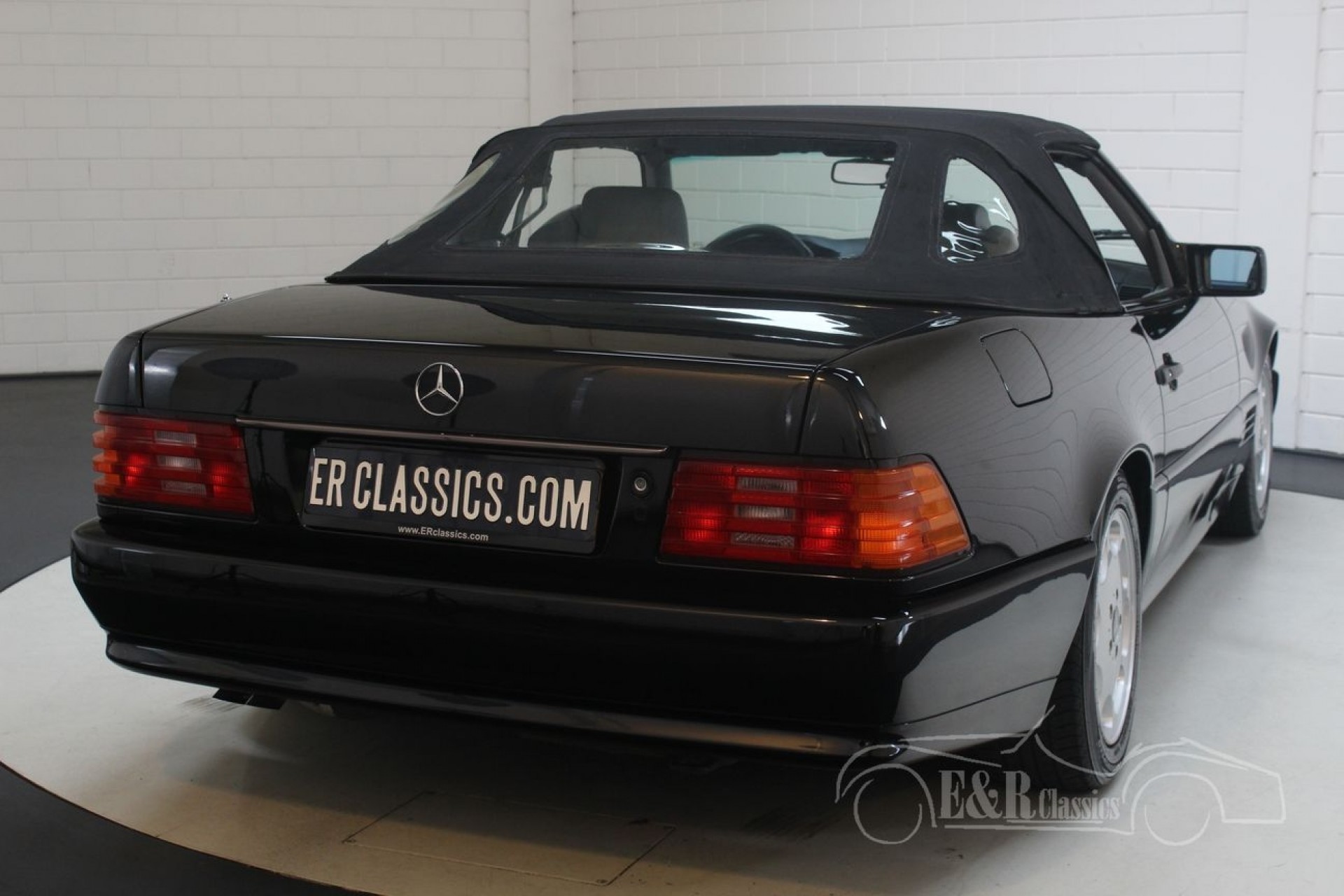 Mercedes-Benz 300SL R129 1993 for sale at ERclassics