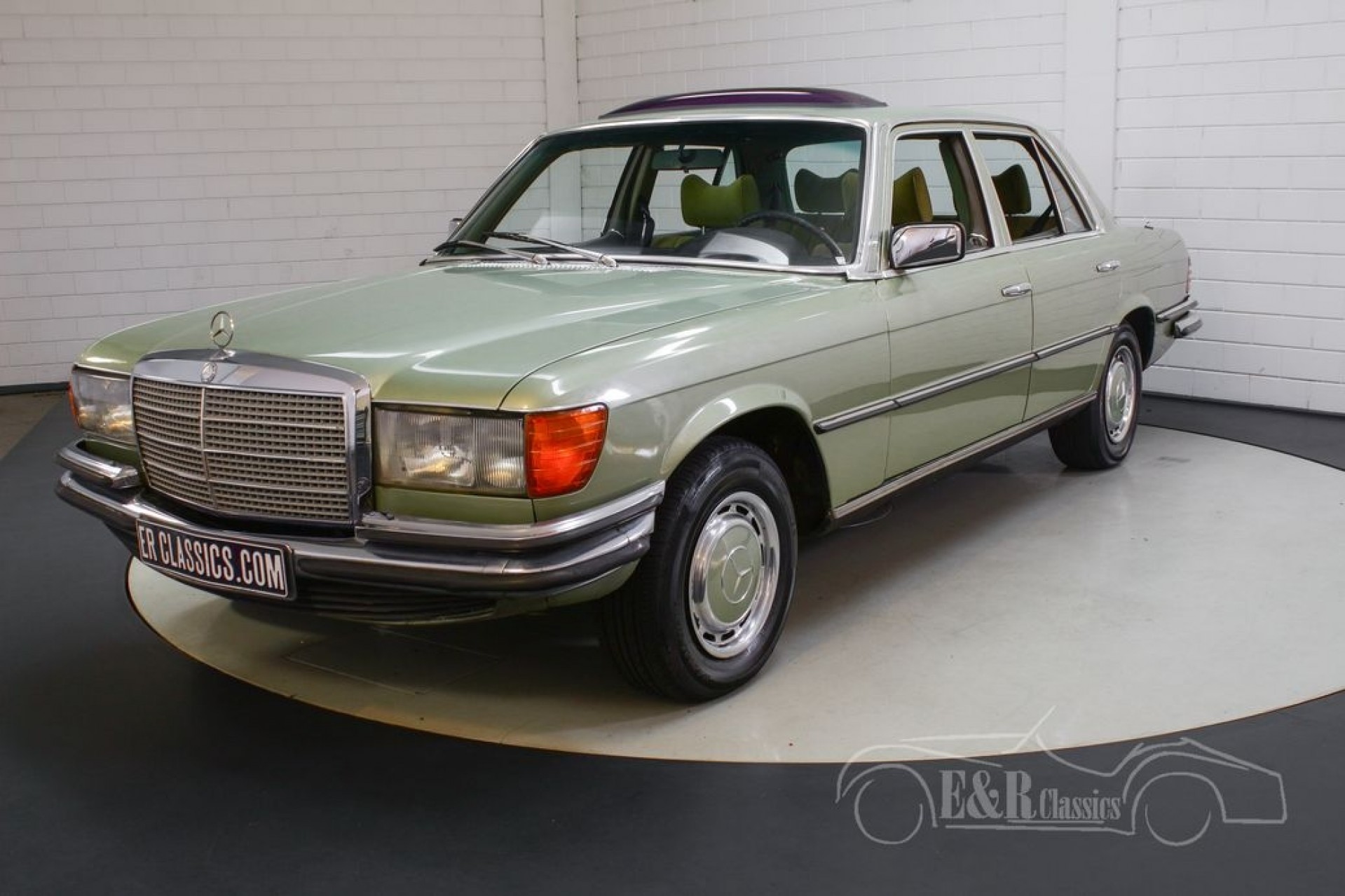 Mercedes Benz 350 SE for sale at ERclassics