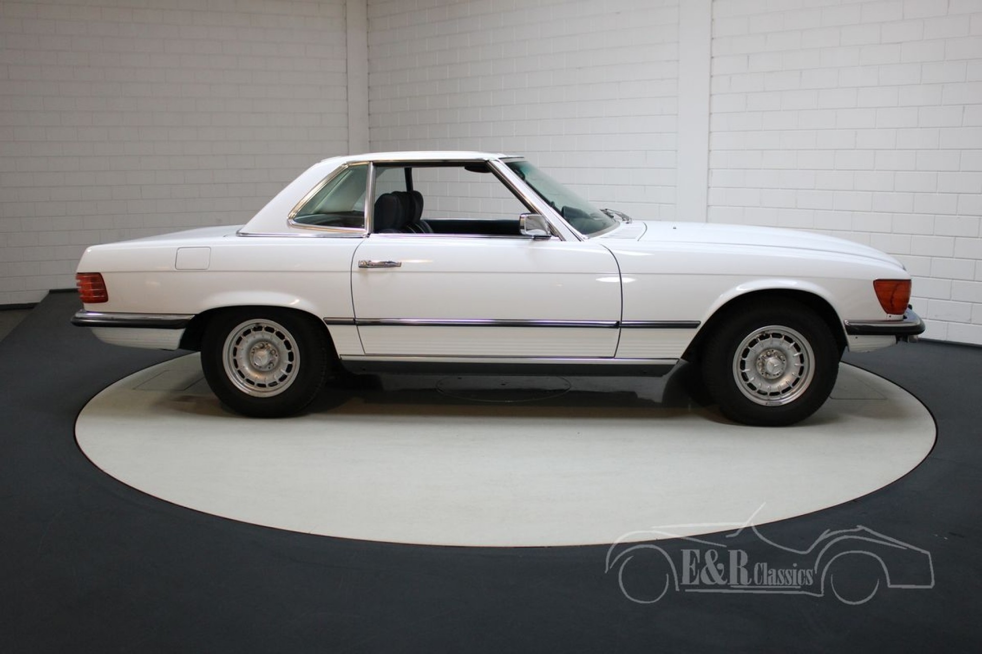 Mercedes Benz 350 SL for sale at ERclassics