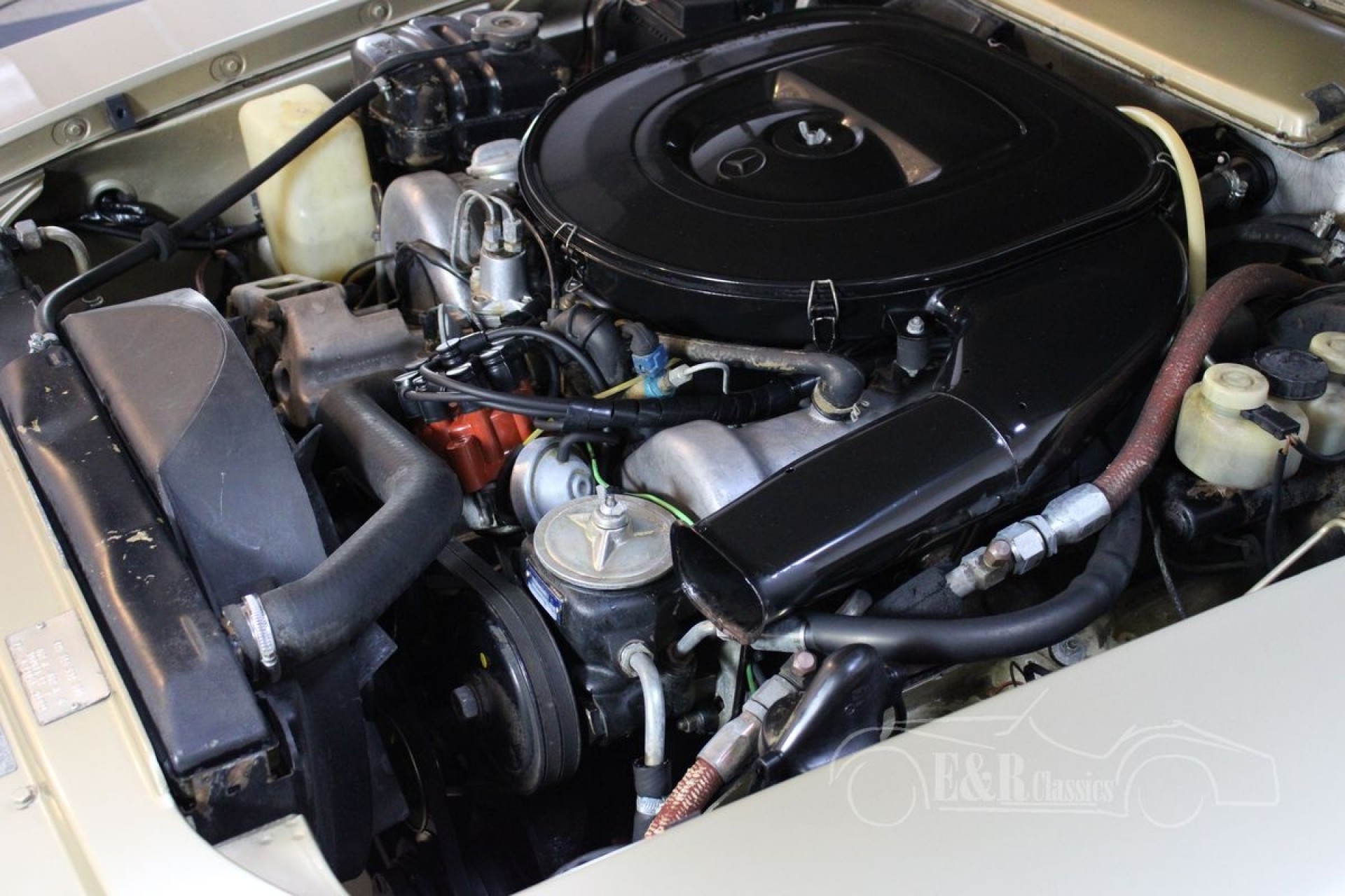 Mercedes-Benz 350SL cabriolet V8 engine 1972 for sale at ERclassics