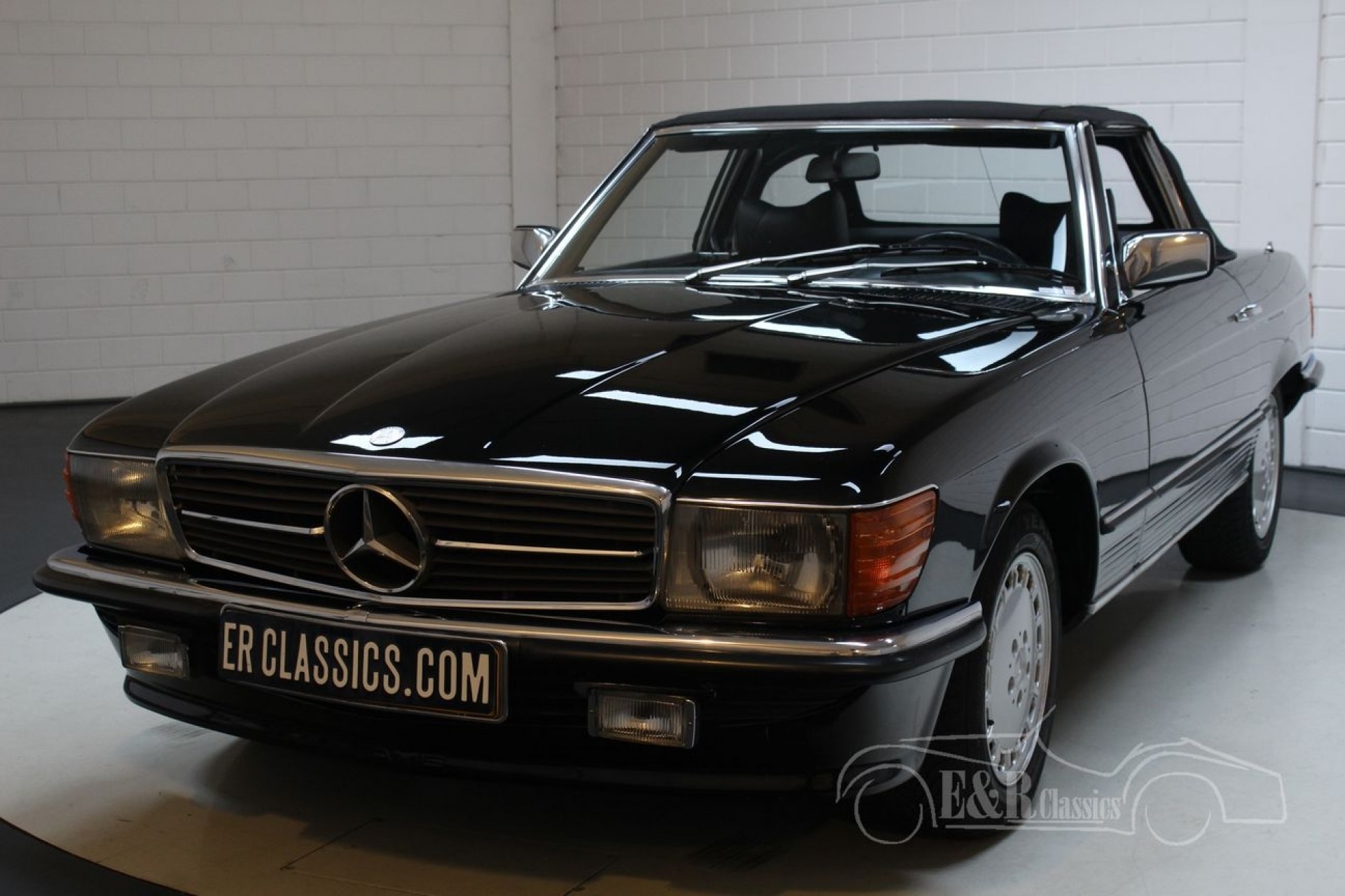 Mercedes-Benz 350SL Cabriolet 1978 Triple black for sale at ERclassics