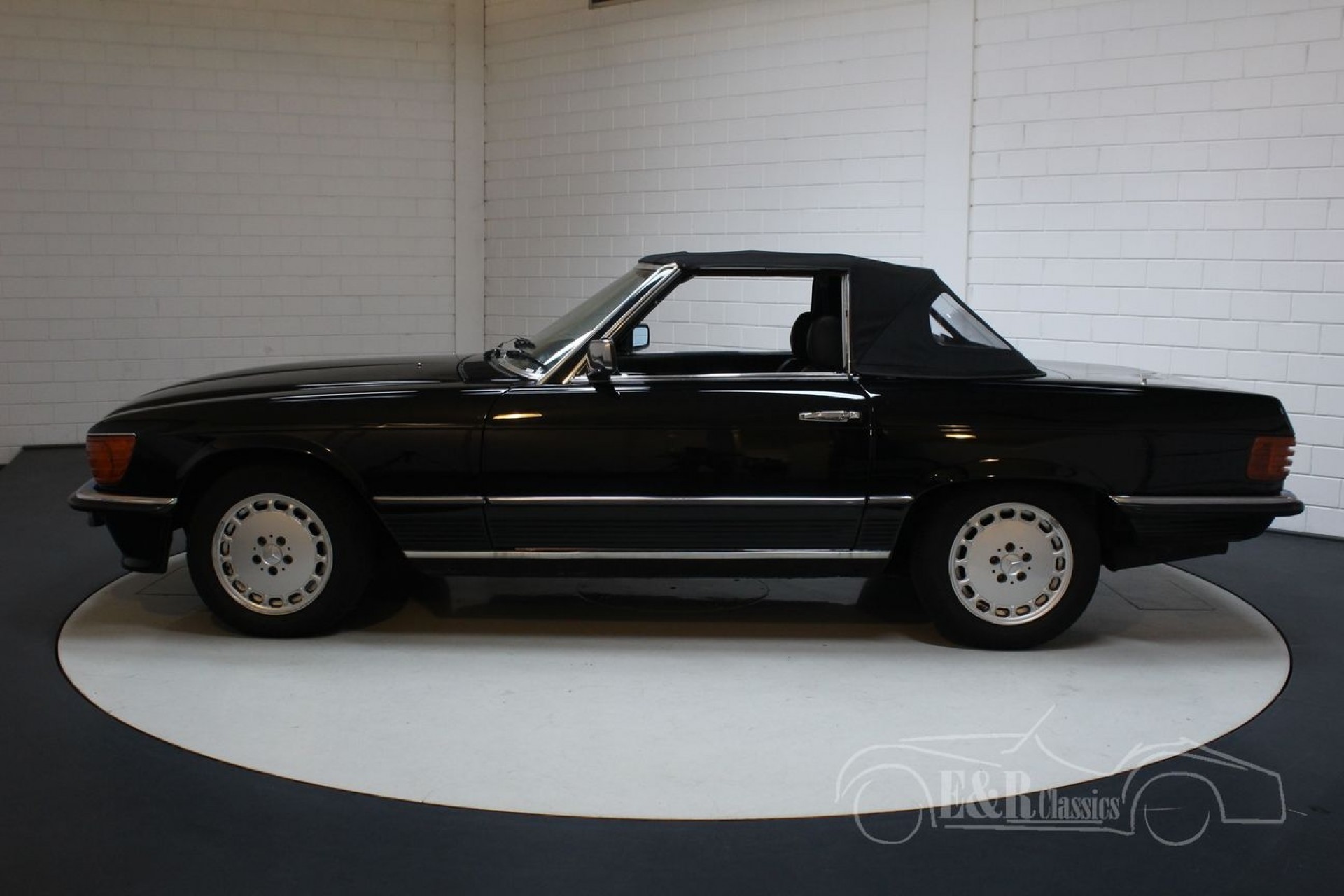 Mercedes-Benz 350SL Cabriolet 1978 Triple black for sale at ERclassics